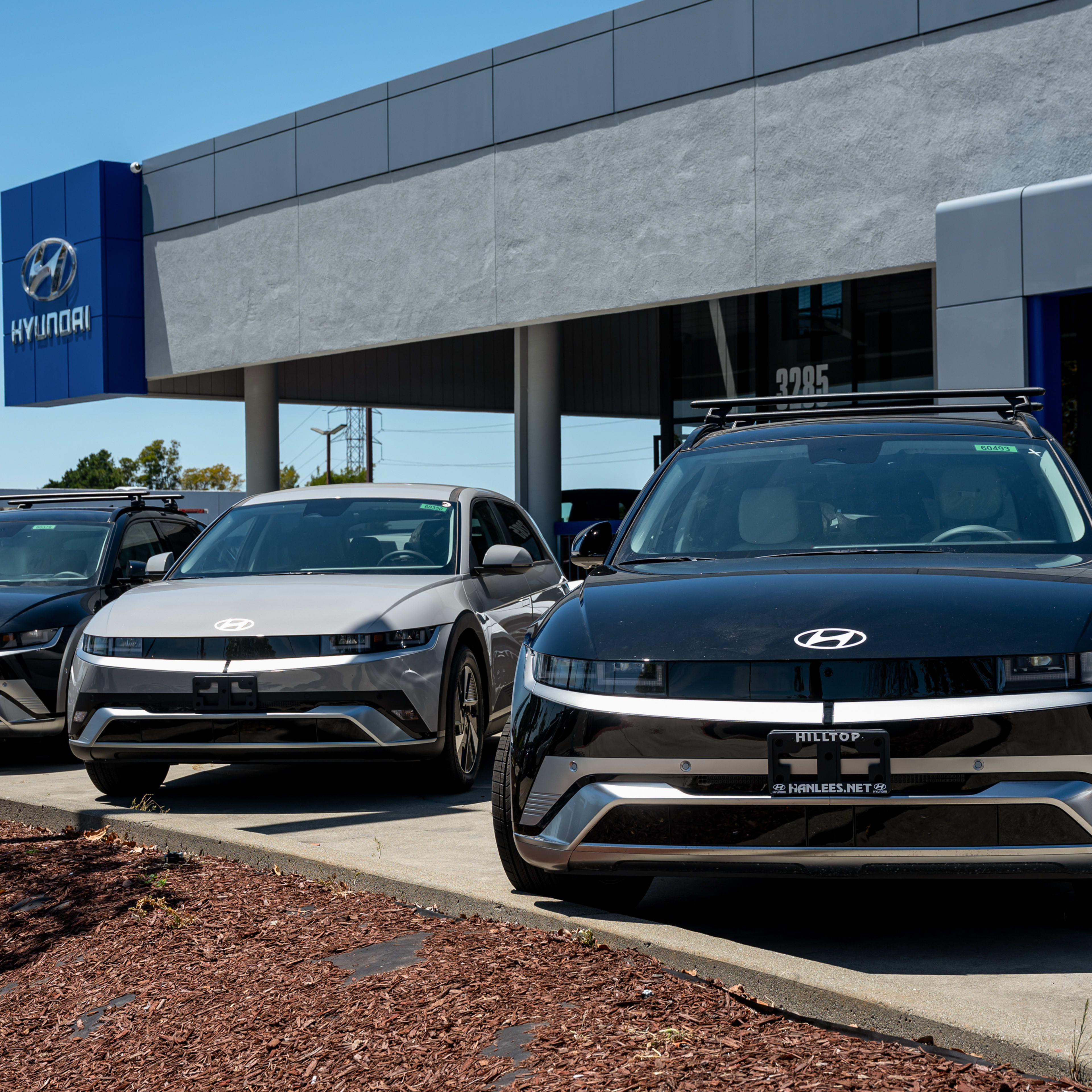 MKBHD Says Xiaomi’s $42,000 EV Feels Like a $75,000 Car and Would Shake ...