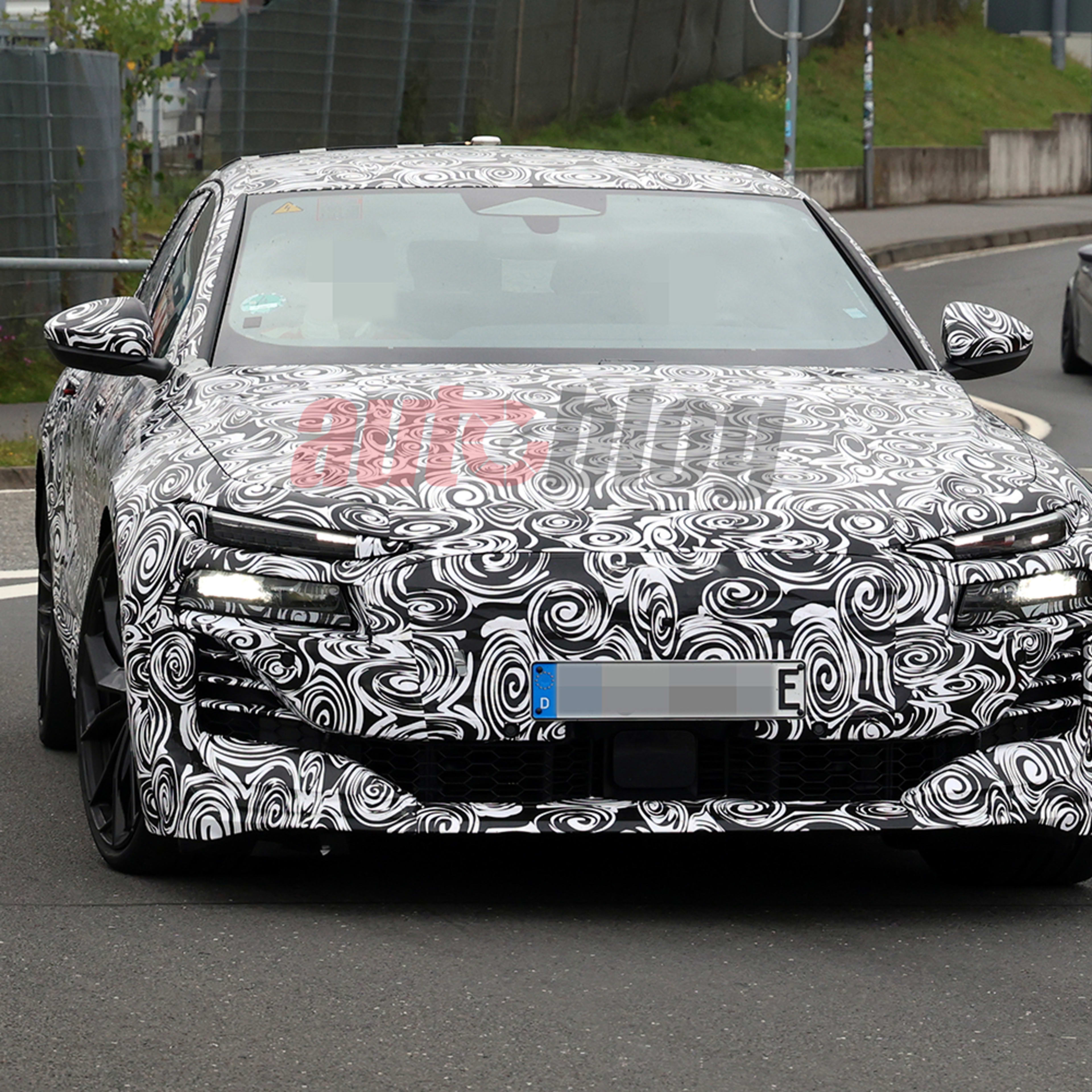 YouTuber Tavarish and Frank Stephenson Team Up To Build Wild McLaren P1 ...