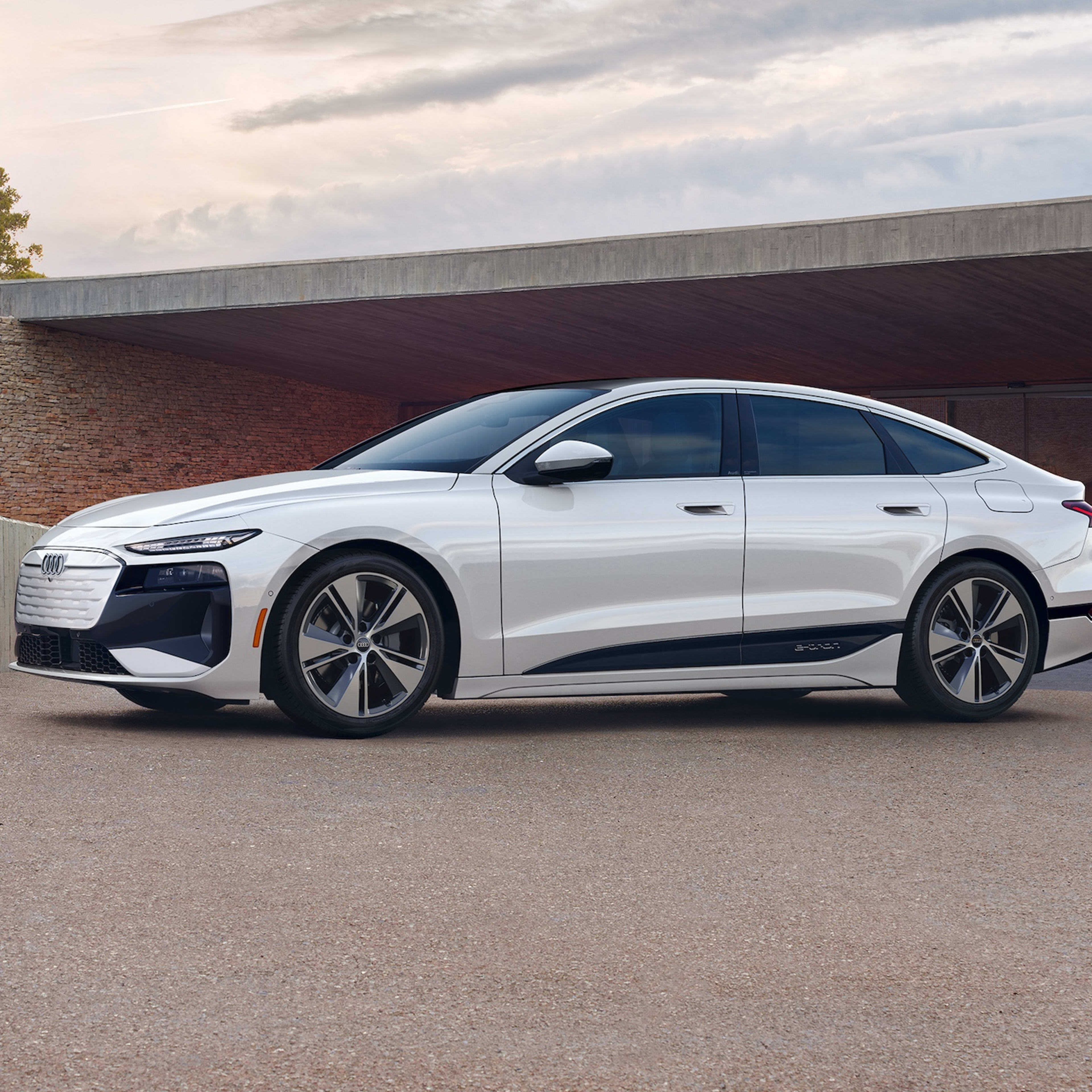 New Chevrolet Bolt EUV Revealed With Ultium Tech and Tesla Charging ...