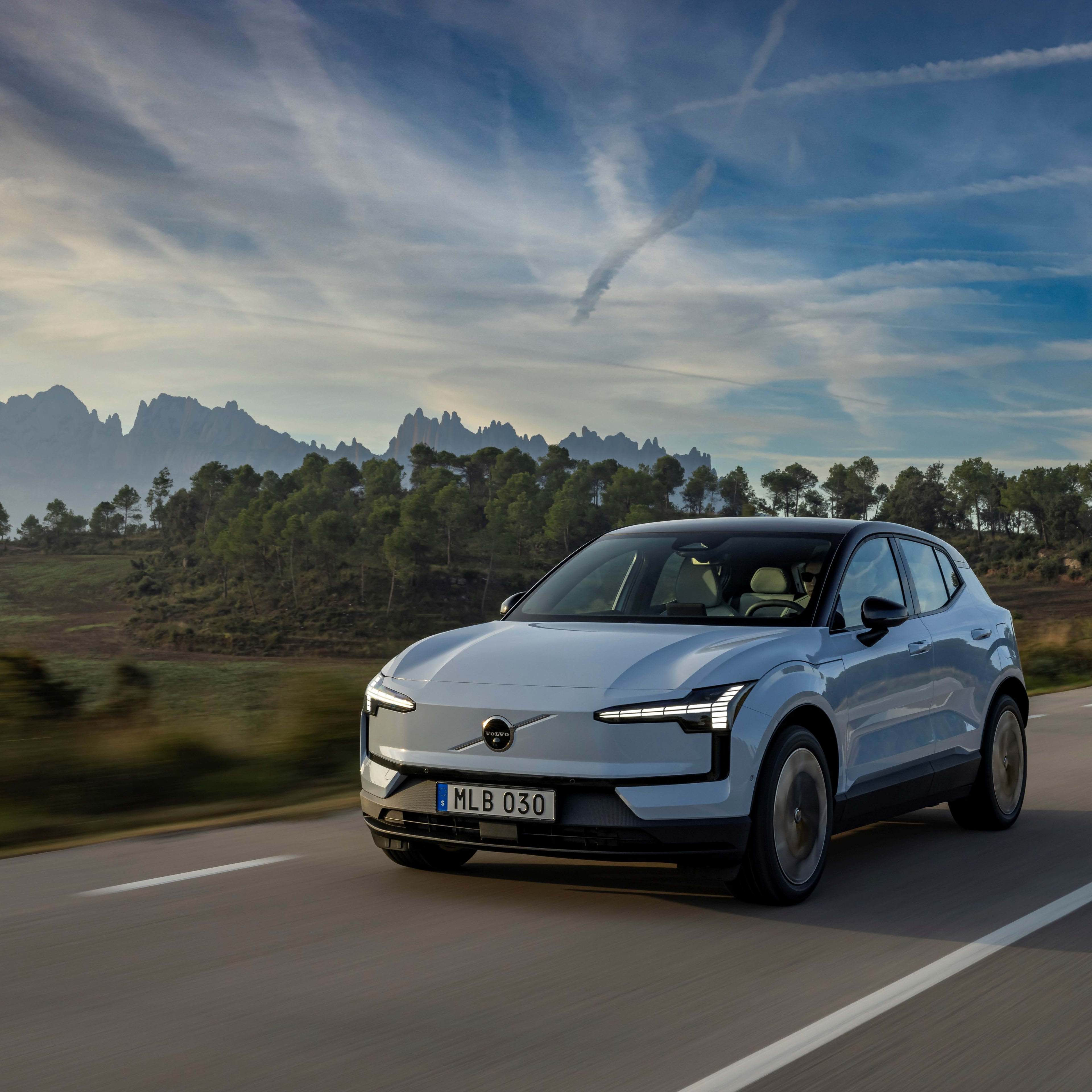 Slow Drivers vs Speeders: The Real Risk of Speed Variance - Autoblog