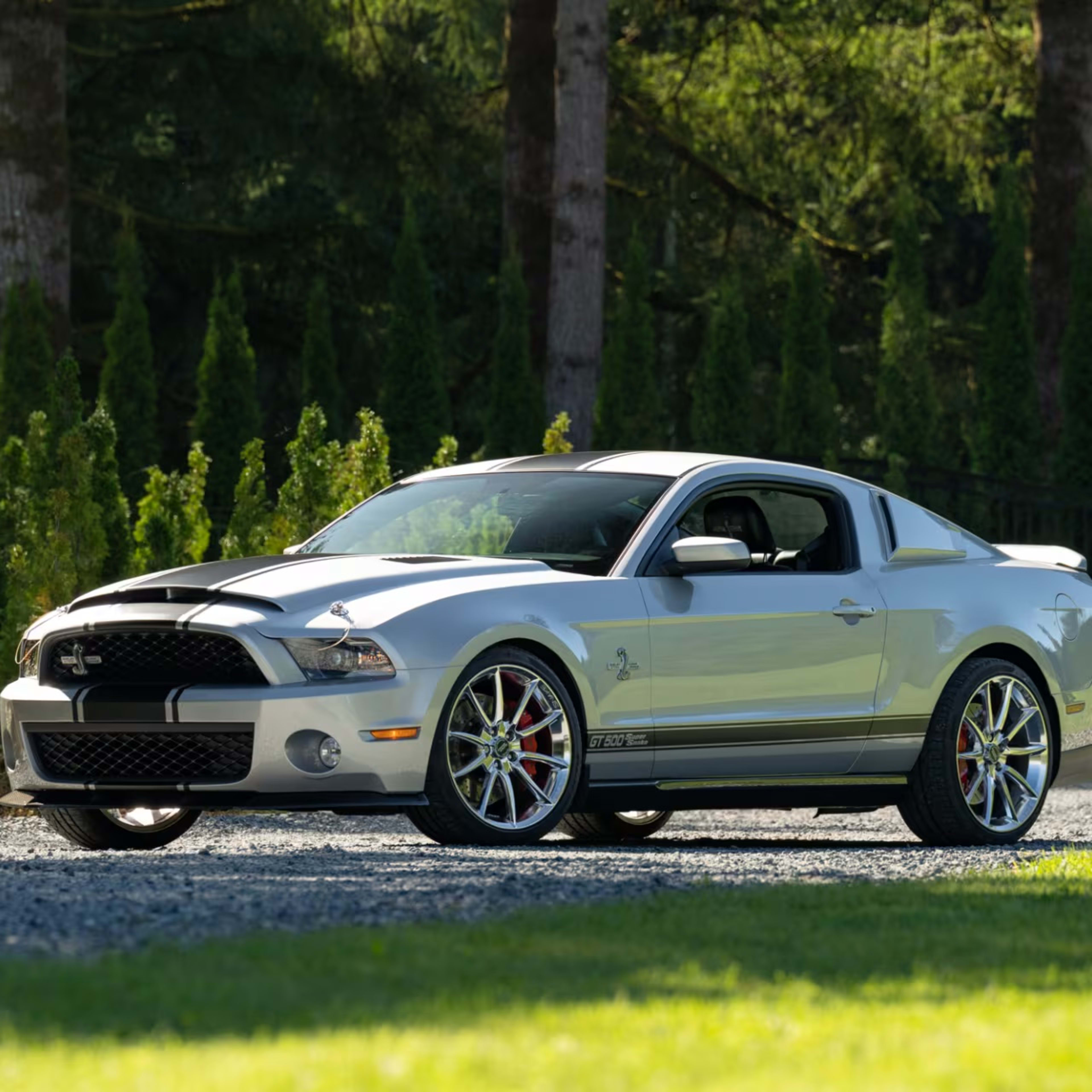 Hyundai Ioniq 9 Takes on Rivian, Tesla, and More: Three-Row EVs At a ...