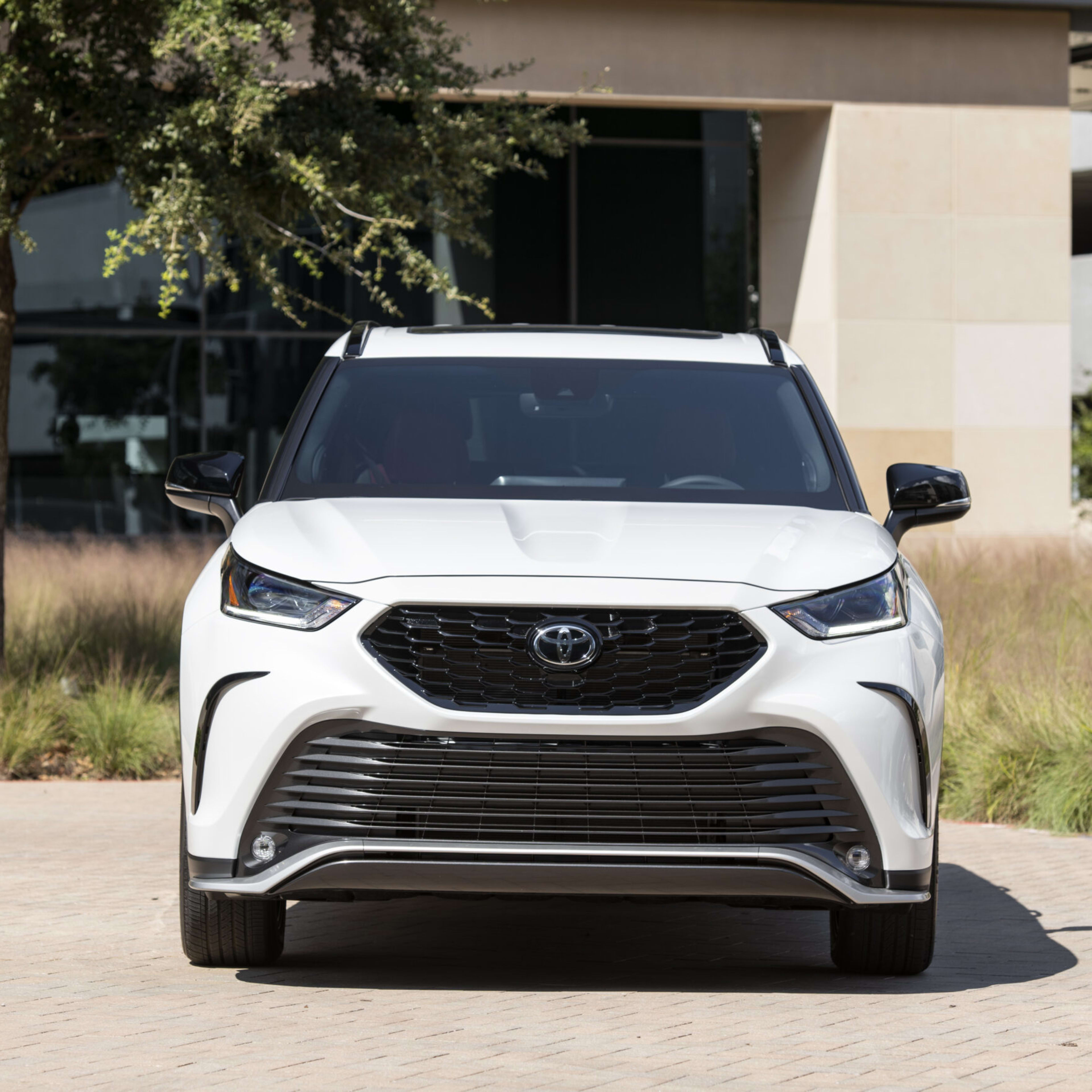 All-New Mercedes-Benz GLB Debuts, But Only As a Pure EV - Autoblog