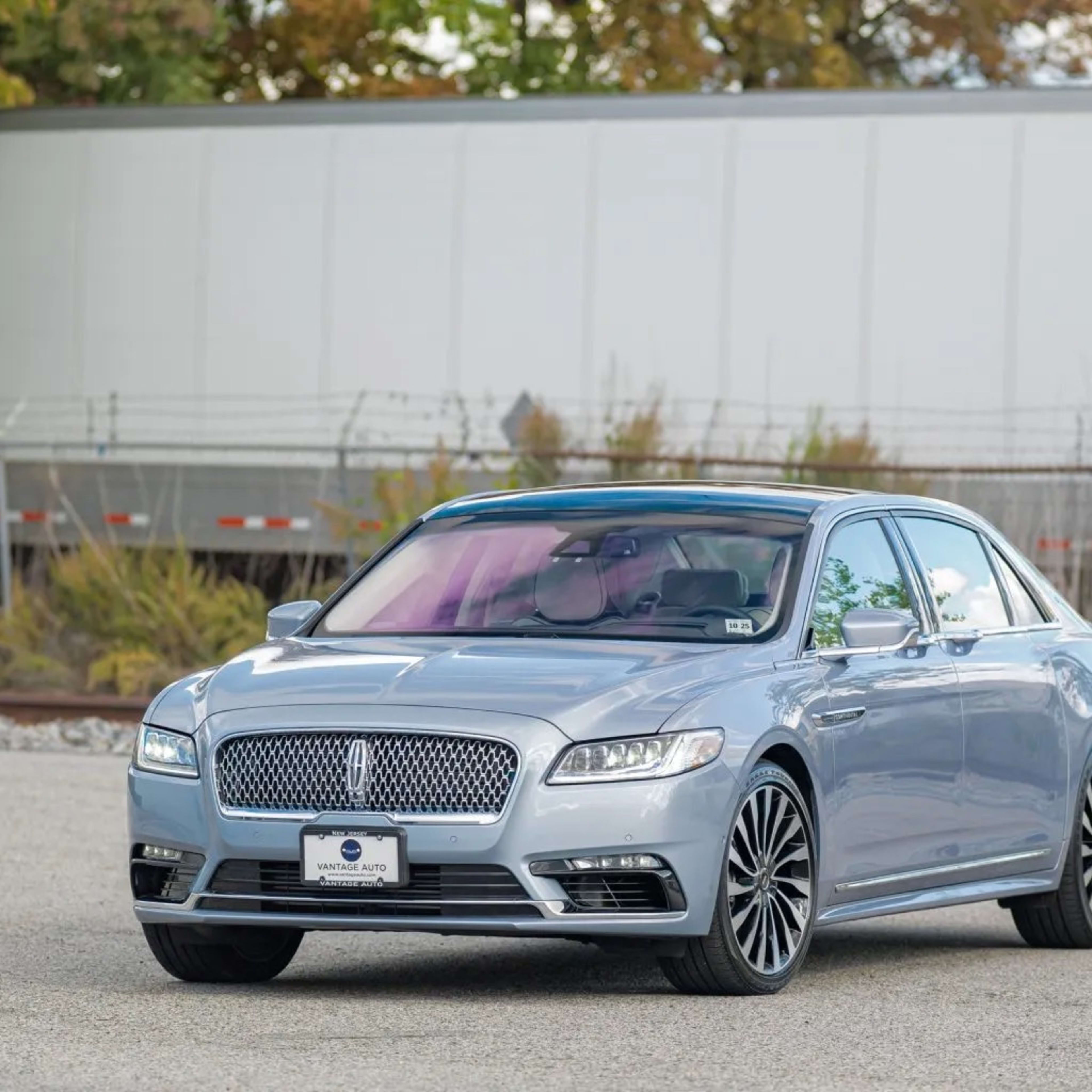 Base Trim Lucid Gravity Debuts At LA Auto Show With A Friendlier Price ...