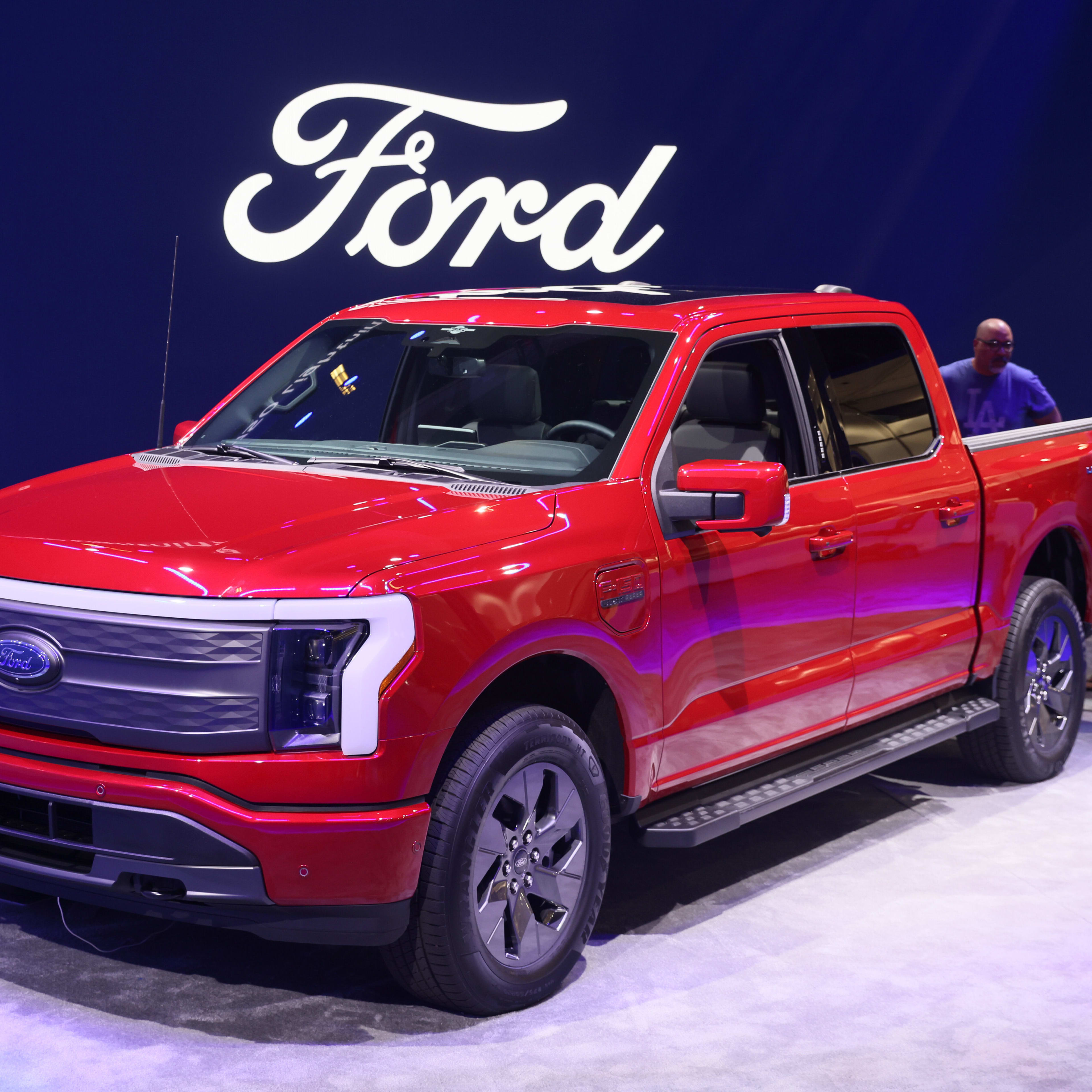 These are the last new vehicles sold with standard CD players in 2025 ...