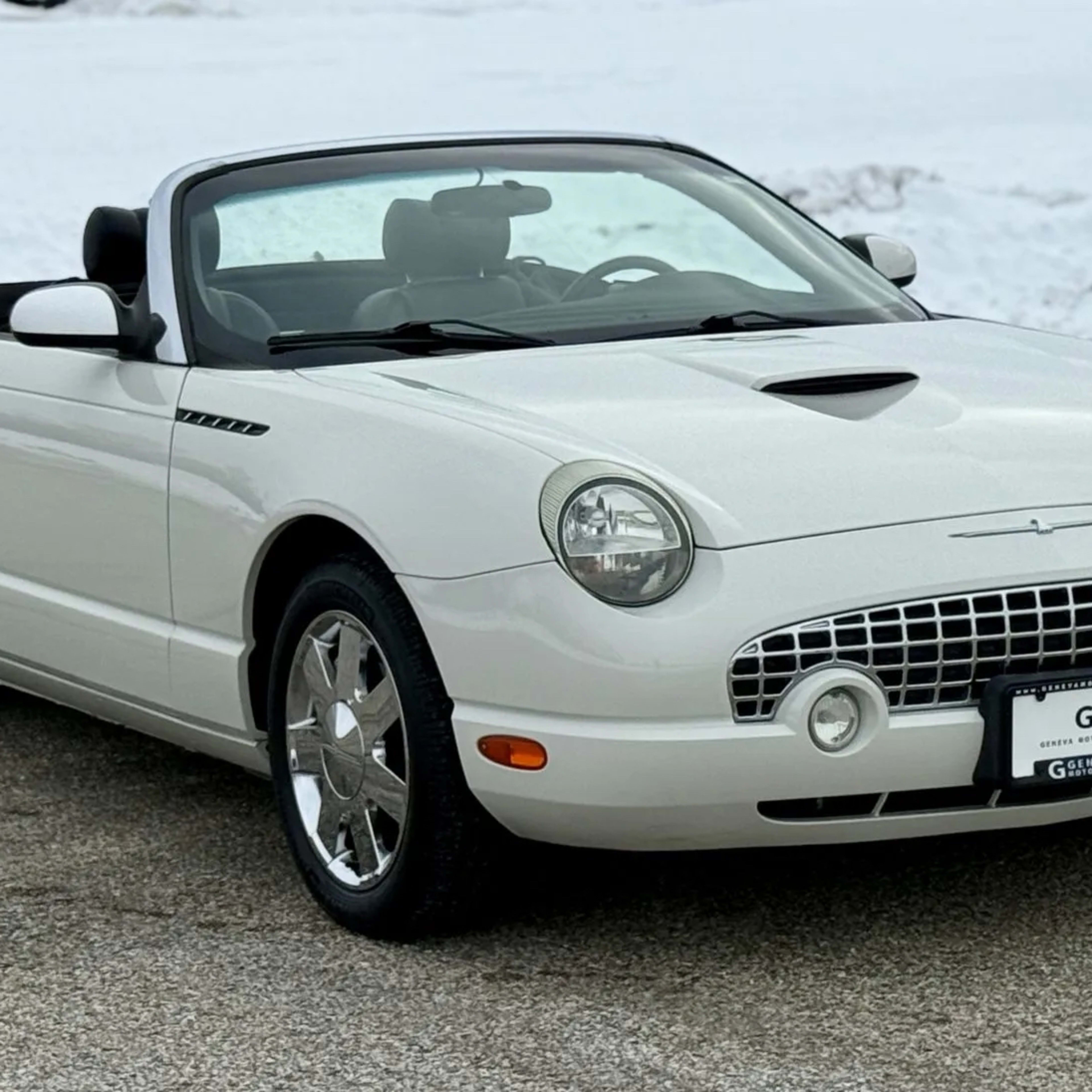 China Unveils $30K Land Rover Defender Lookalike With a 745-Mile Range ...