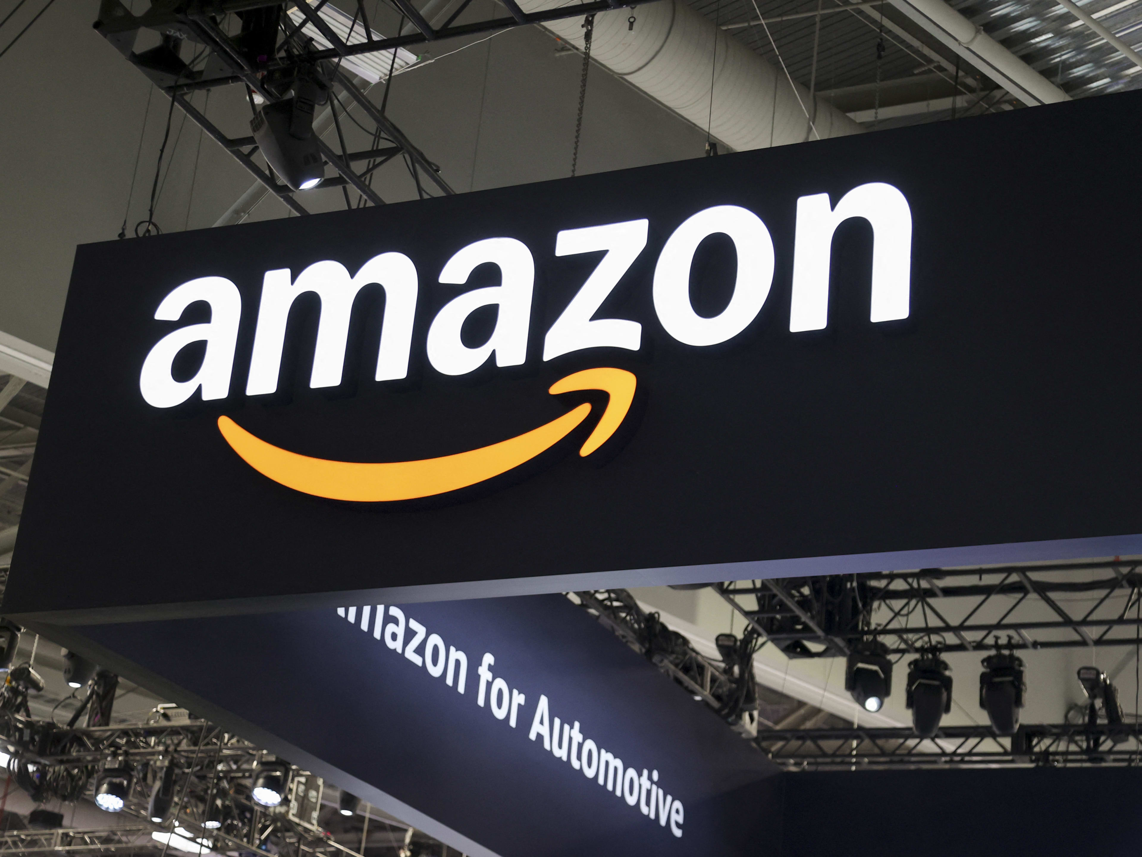 The Dynamo Hand Crank Solar-Powered Lantern is now 55% off - Autoblog