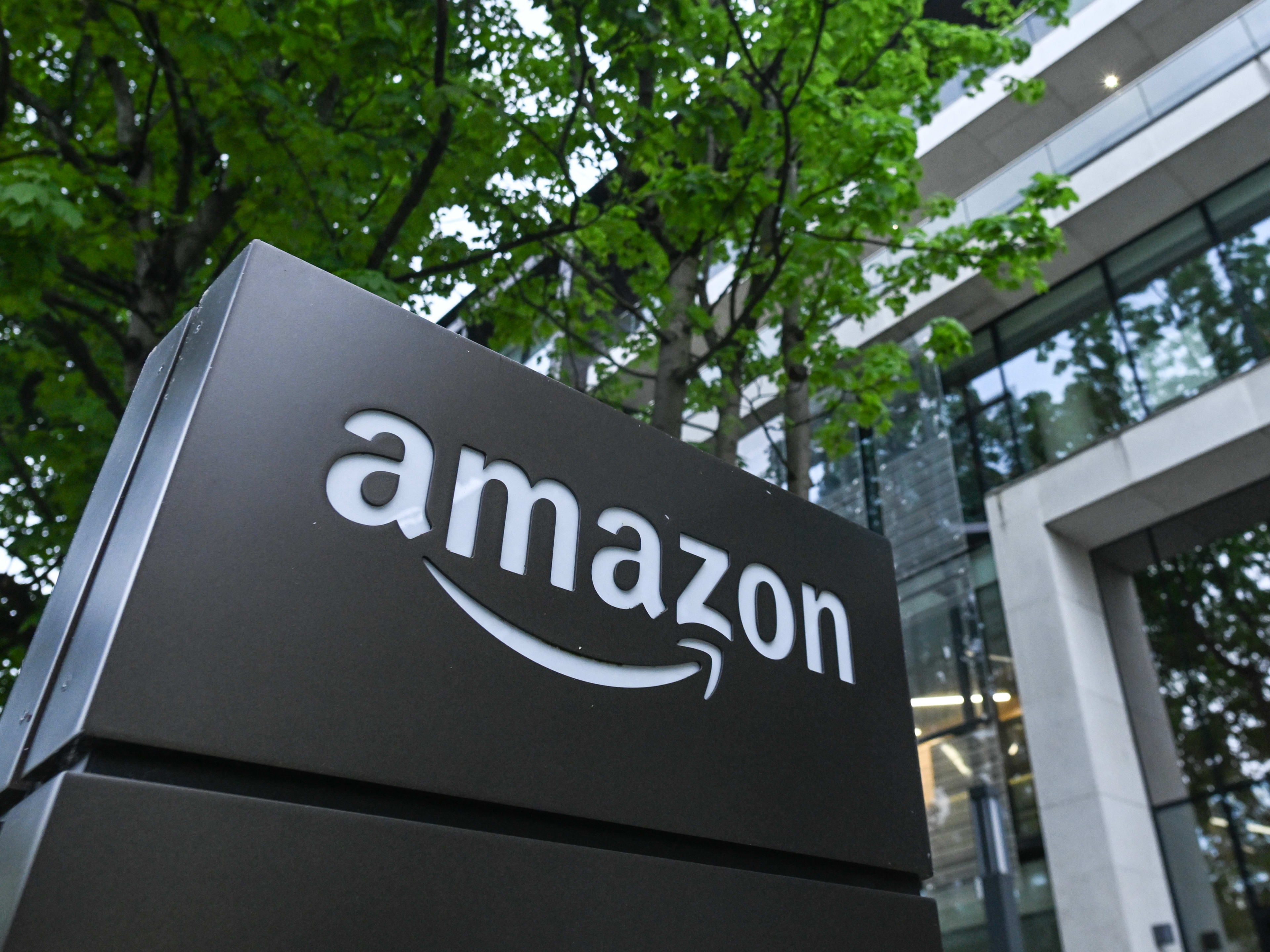 The Comoware Cordless Drill Set Is $32 - Autoblog