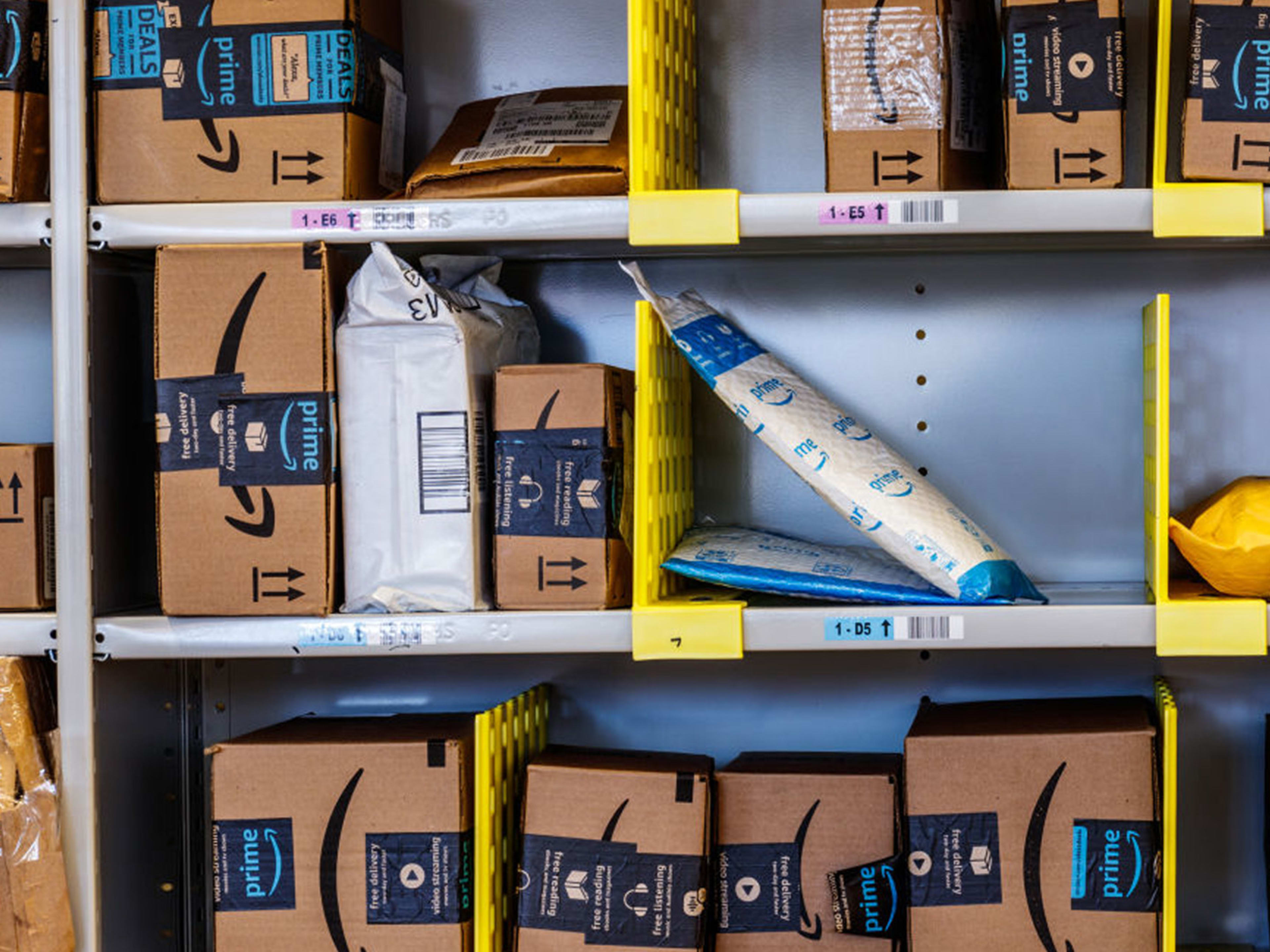 The Eastvolt 128-Piece Tool Set Is $29 at Amazon - Autoblog