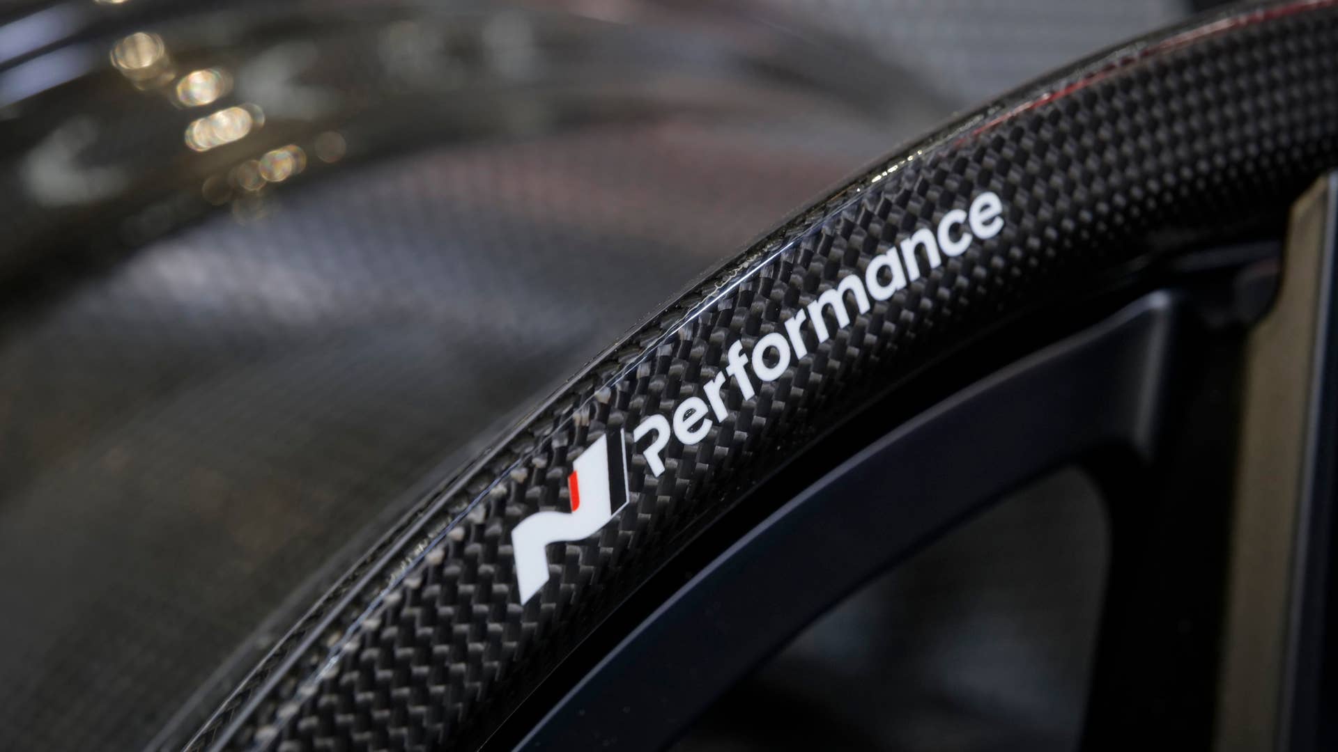 Hyundai shows a prototype carbon-hybrid wheel at Goodwood - Autoblog