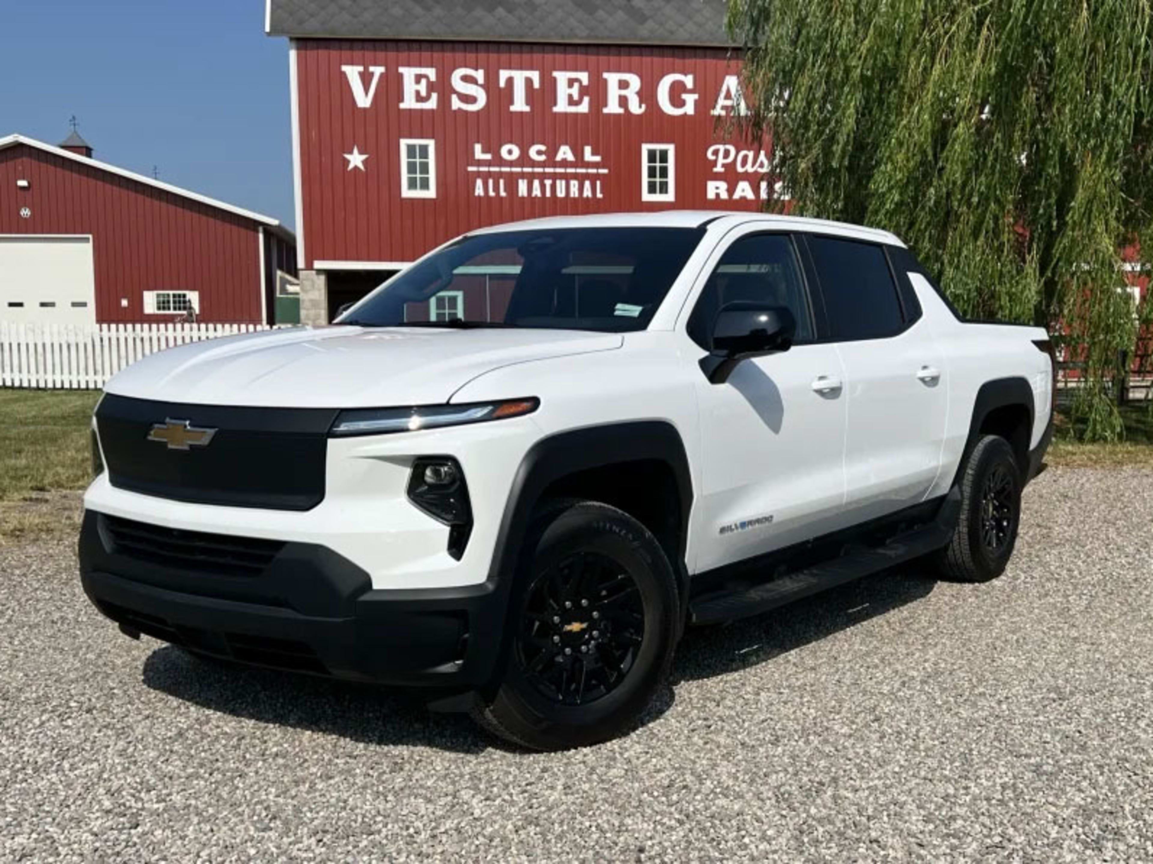 GM hard at work on Chevy Silverado and GMC Sierra PHEV pickups - Autoblog