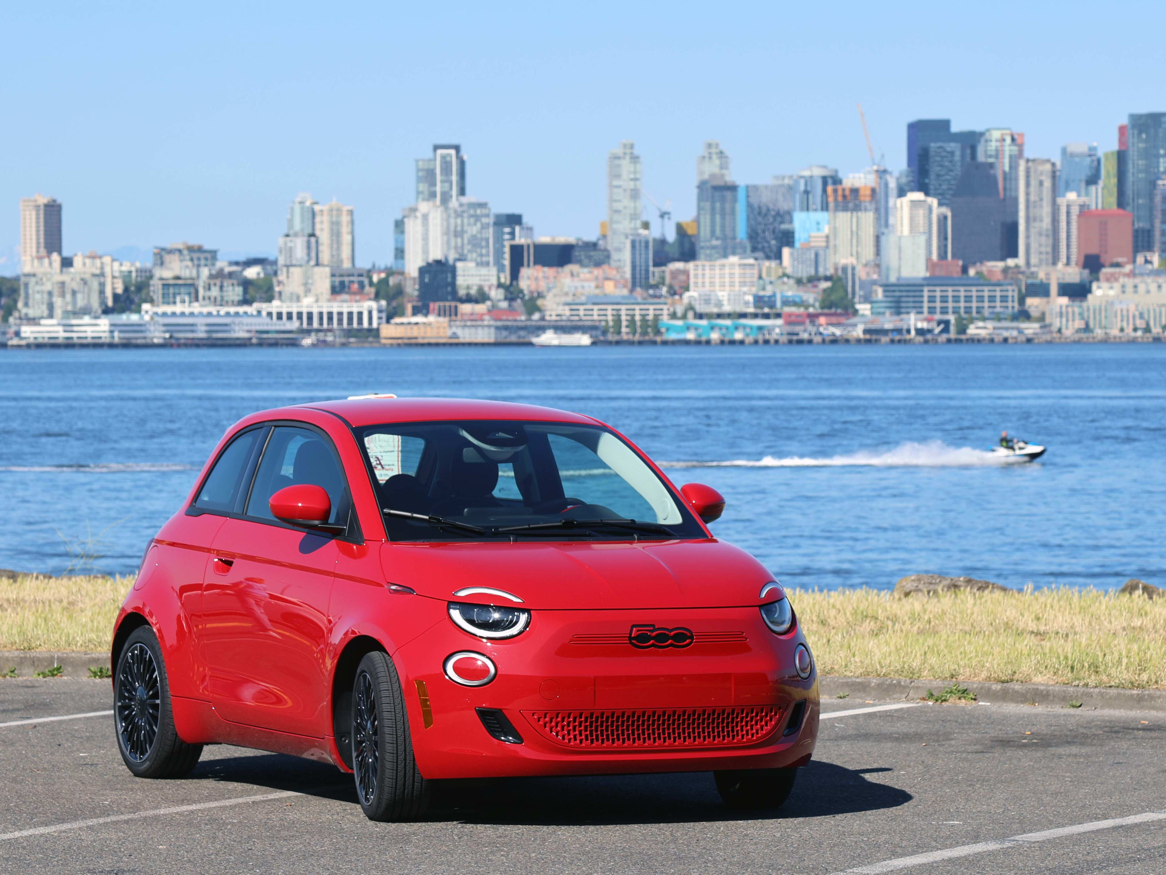 14 thoughts about the 2024 Fiat 500e, one pink, the other an Italian ...