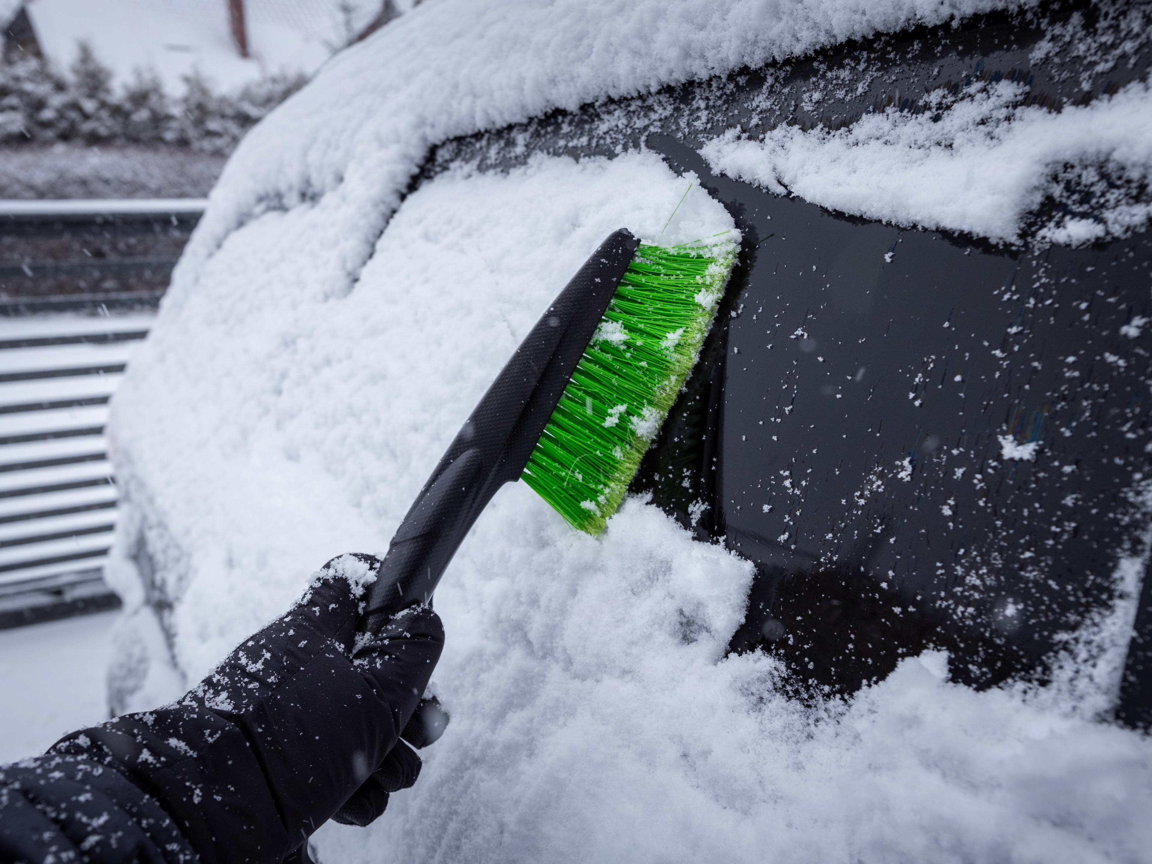 The best car snow brushes of 2024 - Autoblog