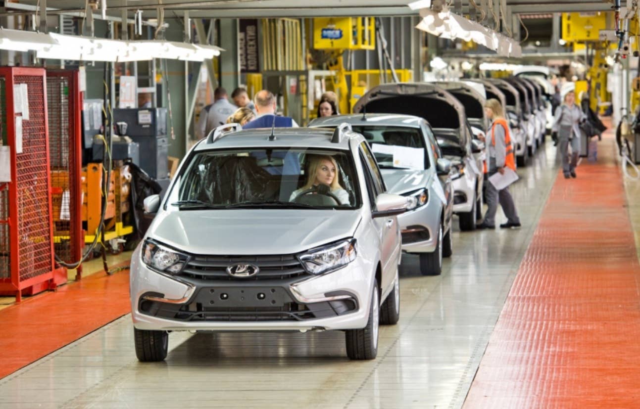 Russia resumes car production with stripped-down Lada Granta - Autoblog