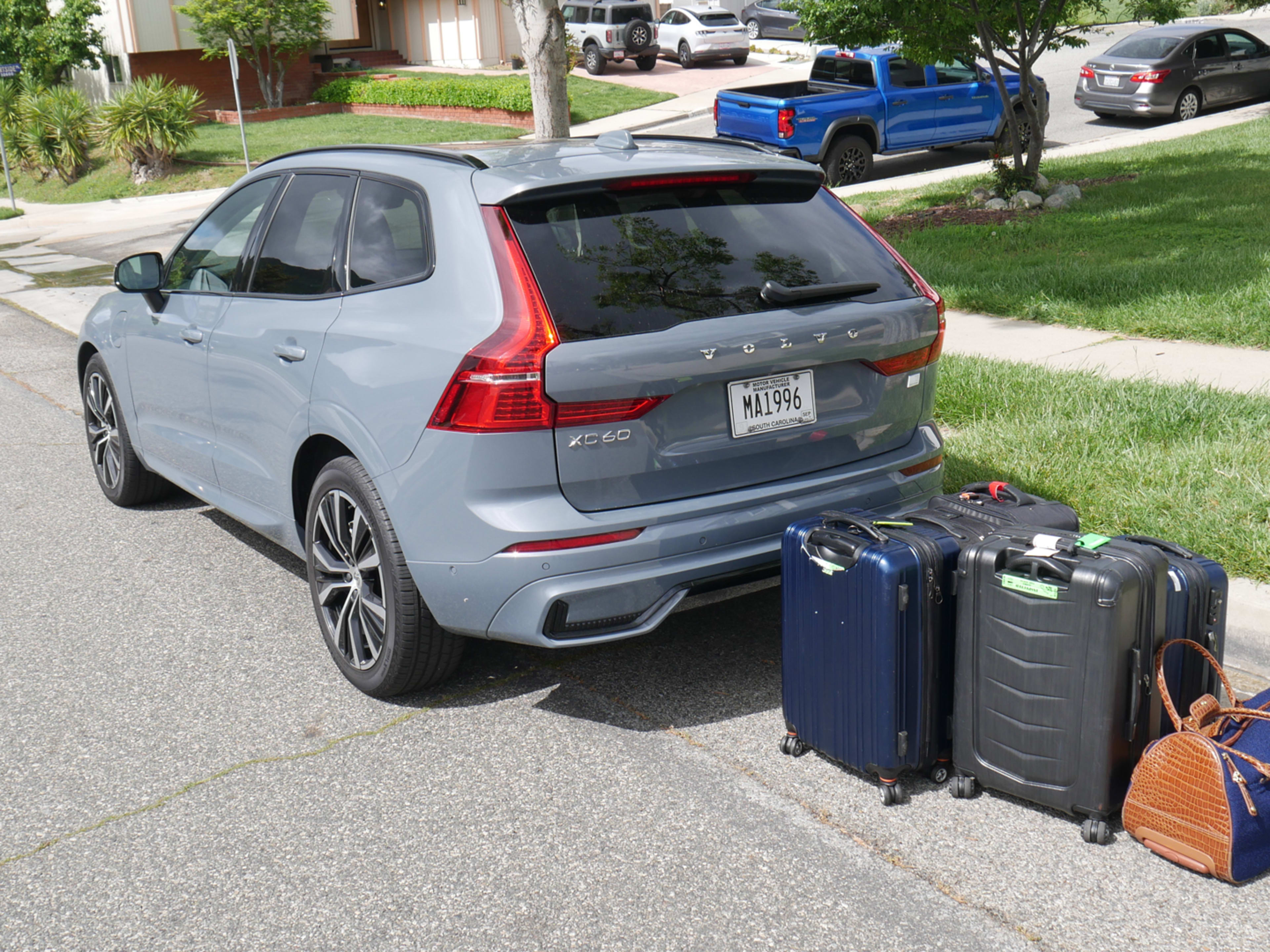 Volvo XC60 Recharge Luggage Test: How much cargo space? - Autoblog