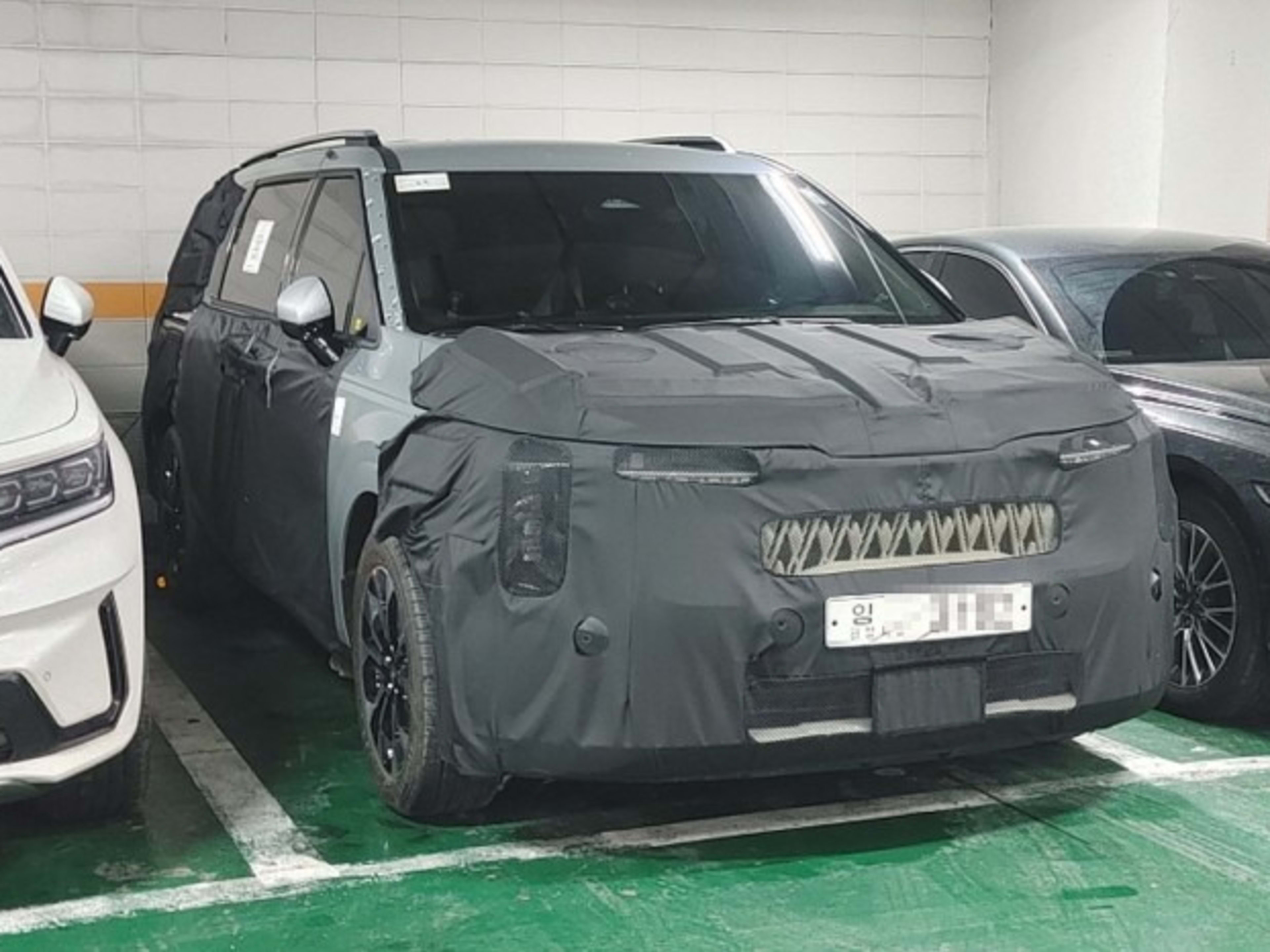 Kia Carnival is about to get an EV9-inspired makeover - Autoblog