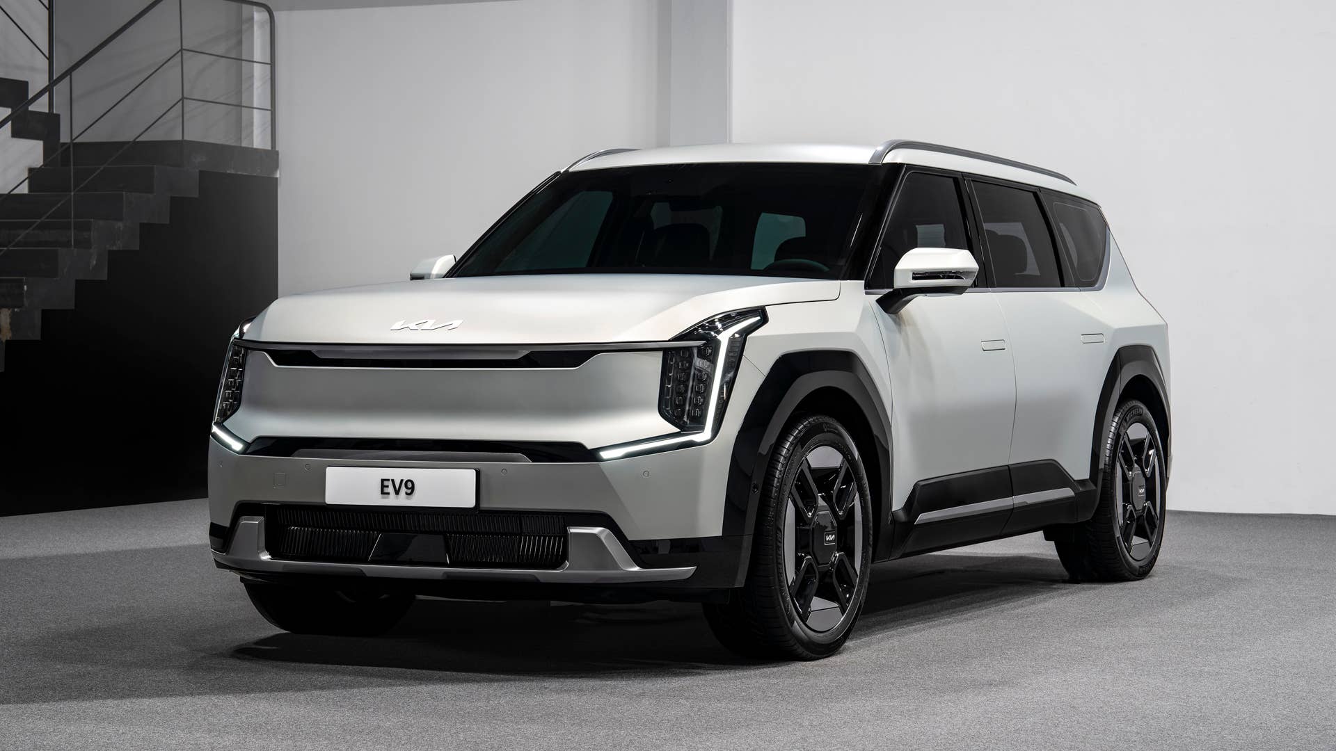 How the Kia EV9 electric SUV is literally the next big thing for Kia ...