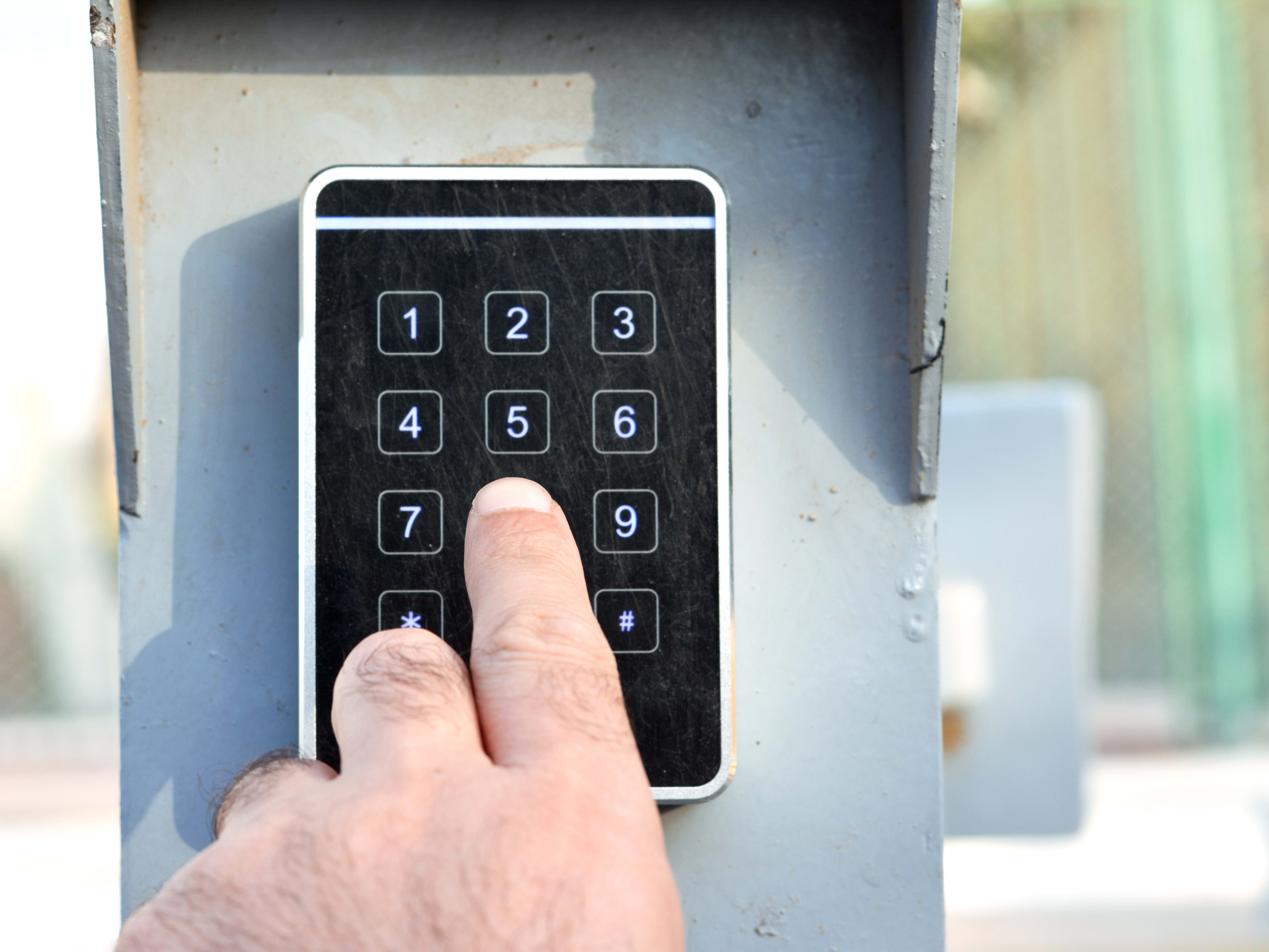 The best garage door keypads of 2024 - Autoblog