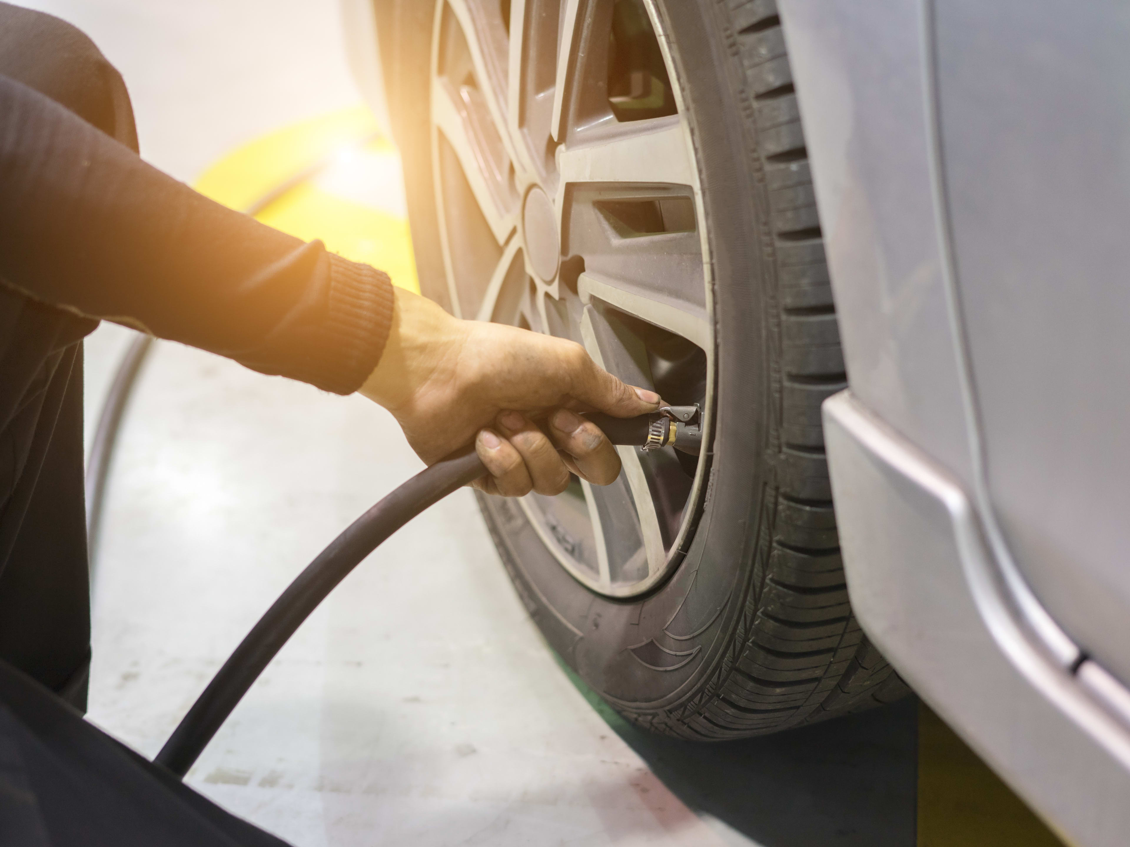 How to put air in tires in 5 easy steps - Autoblog