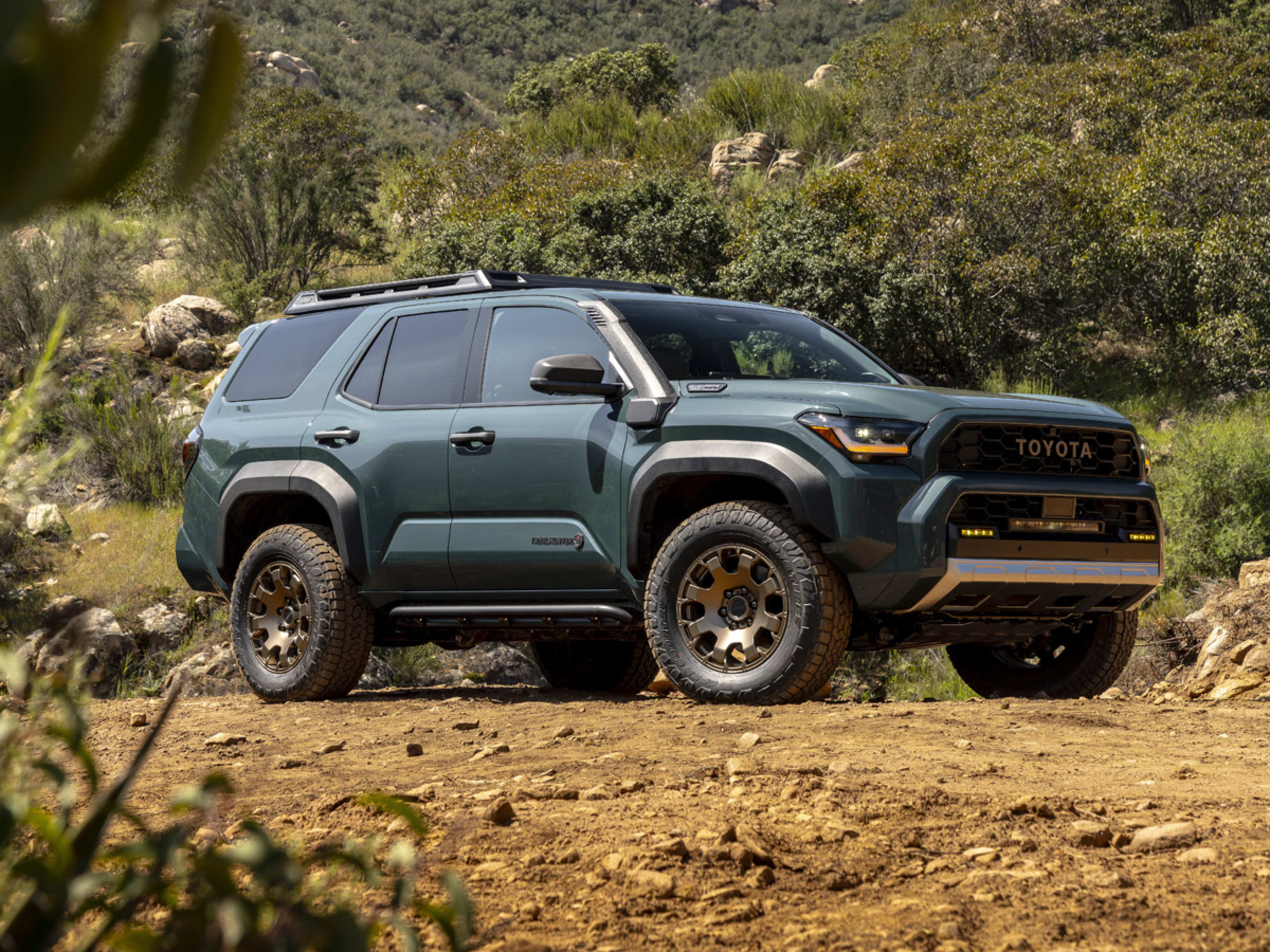 2025 Toyota 4Runner (finally!) revealed, and the new Trailhunter is ...