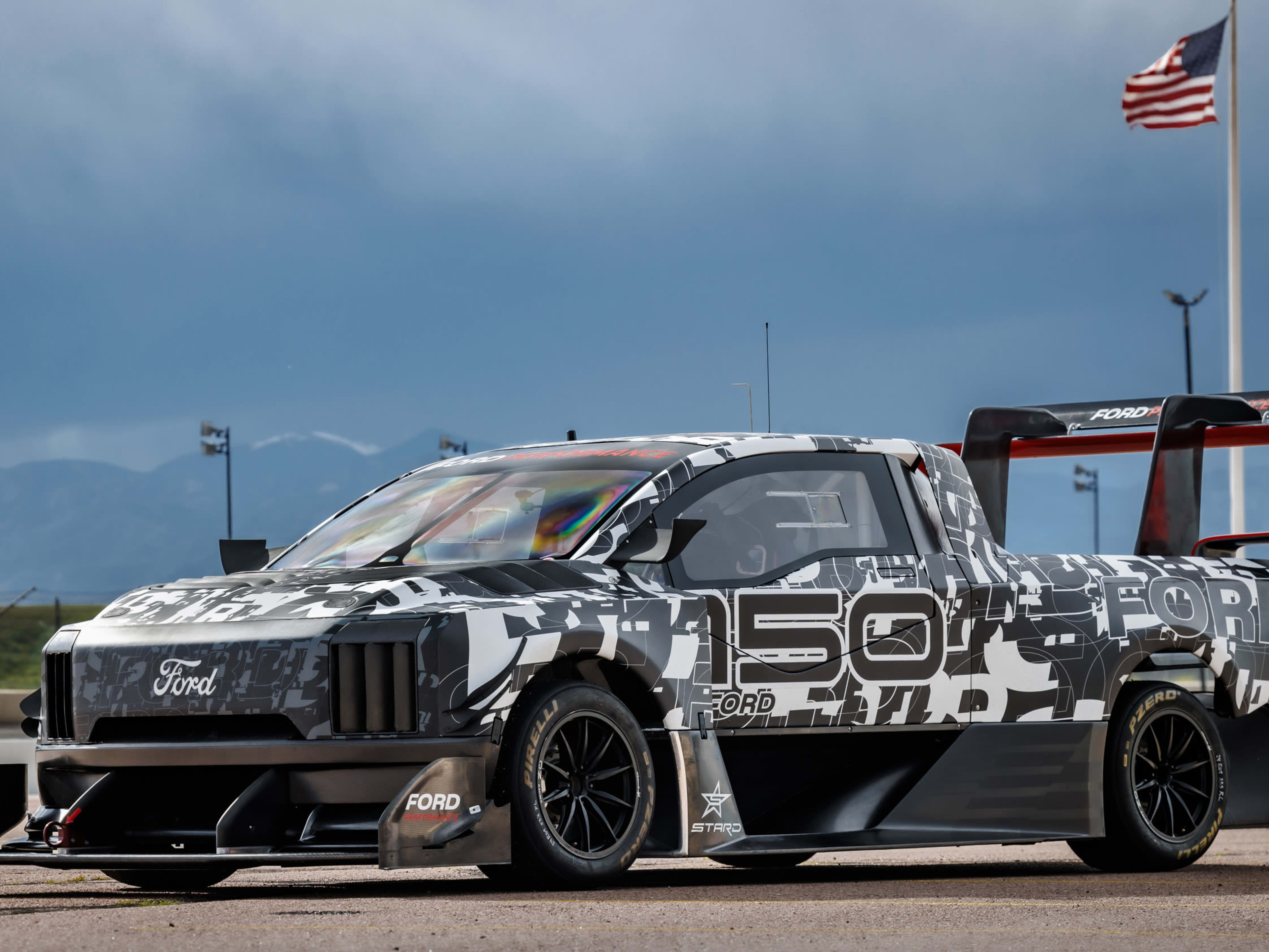 Ford's F-150 Lightning SuperTruck for Pikes Peak is 86% widebody and ...