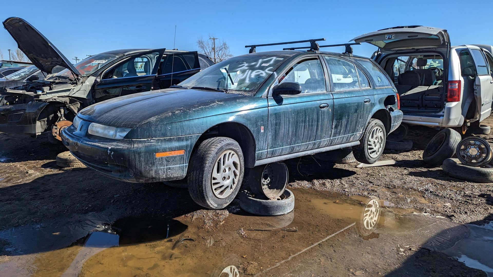 Junkyard Gem: 1998 Saturn SW2 wagon - Autoblog