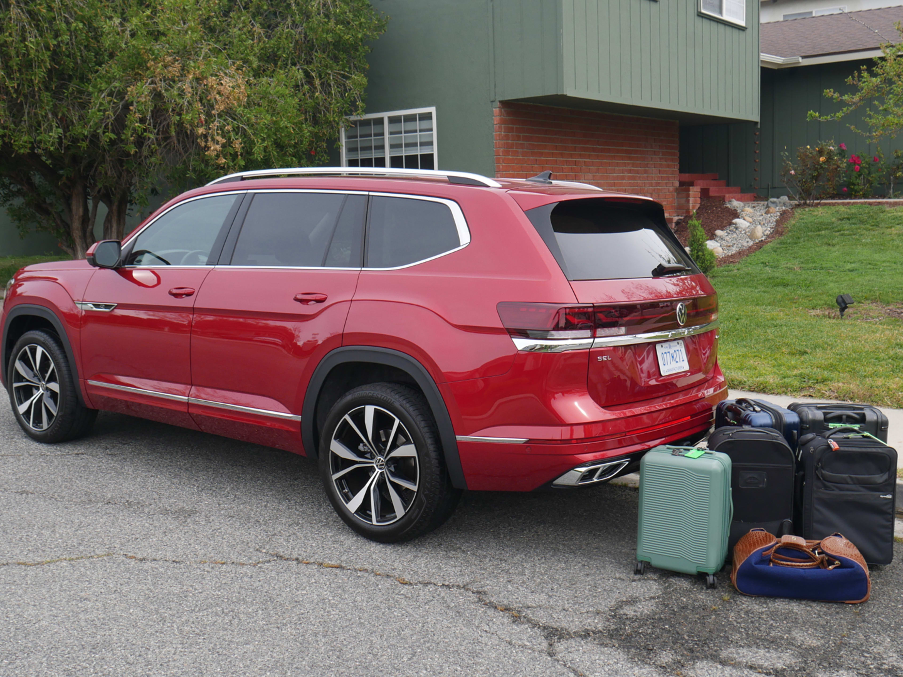 Volkswagen Atlas Luggage Test: How much fits behind the third row ...