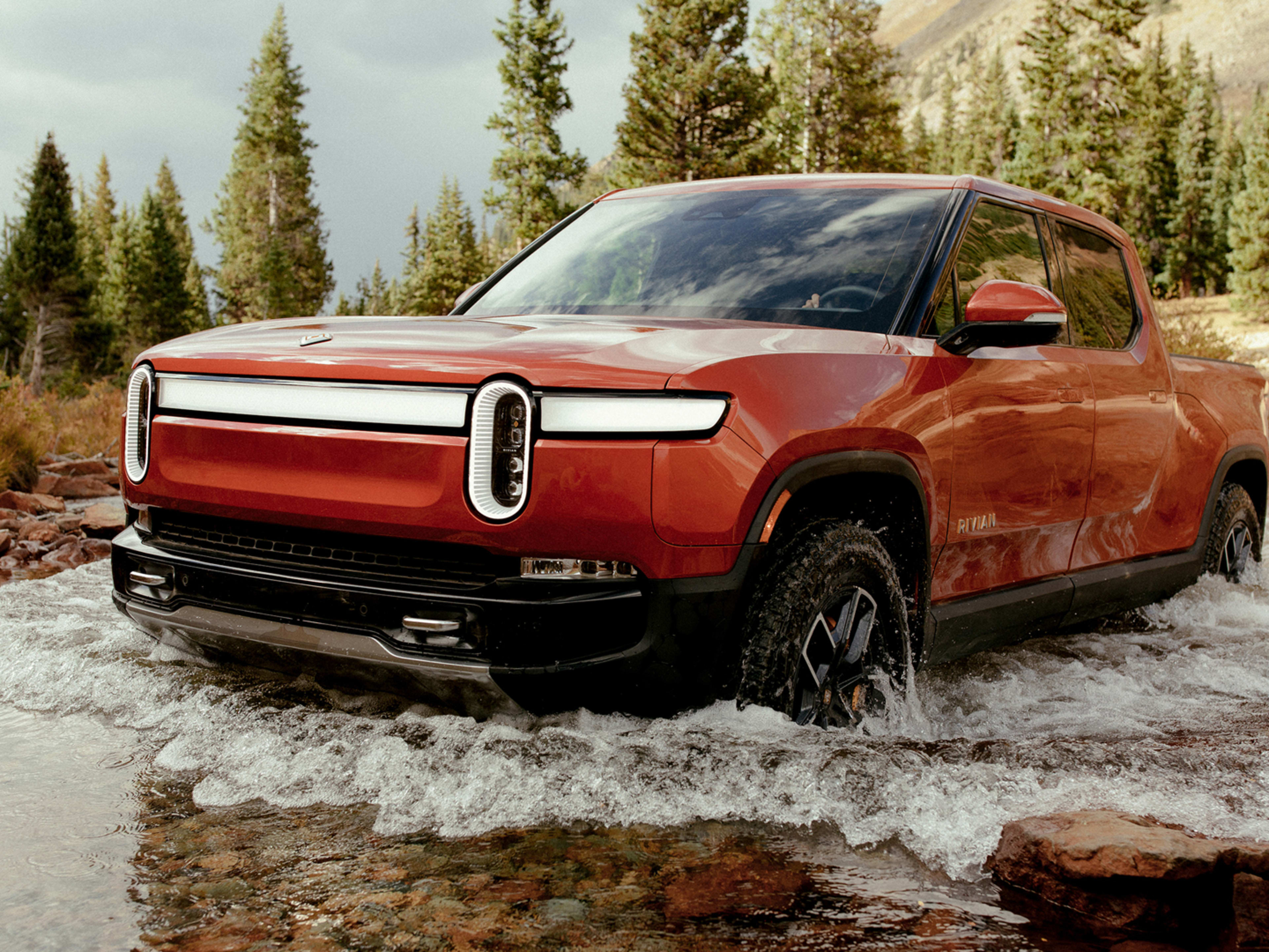 Rivian stops selling R1T's powered tonneau, Camp Kitchen - Autoblog