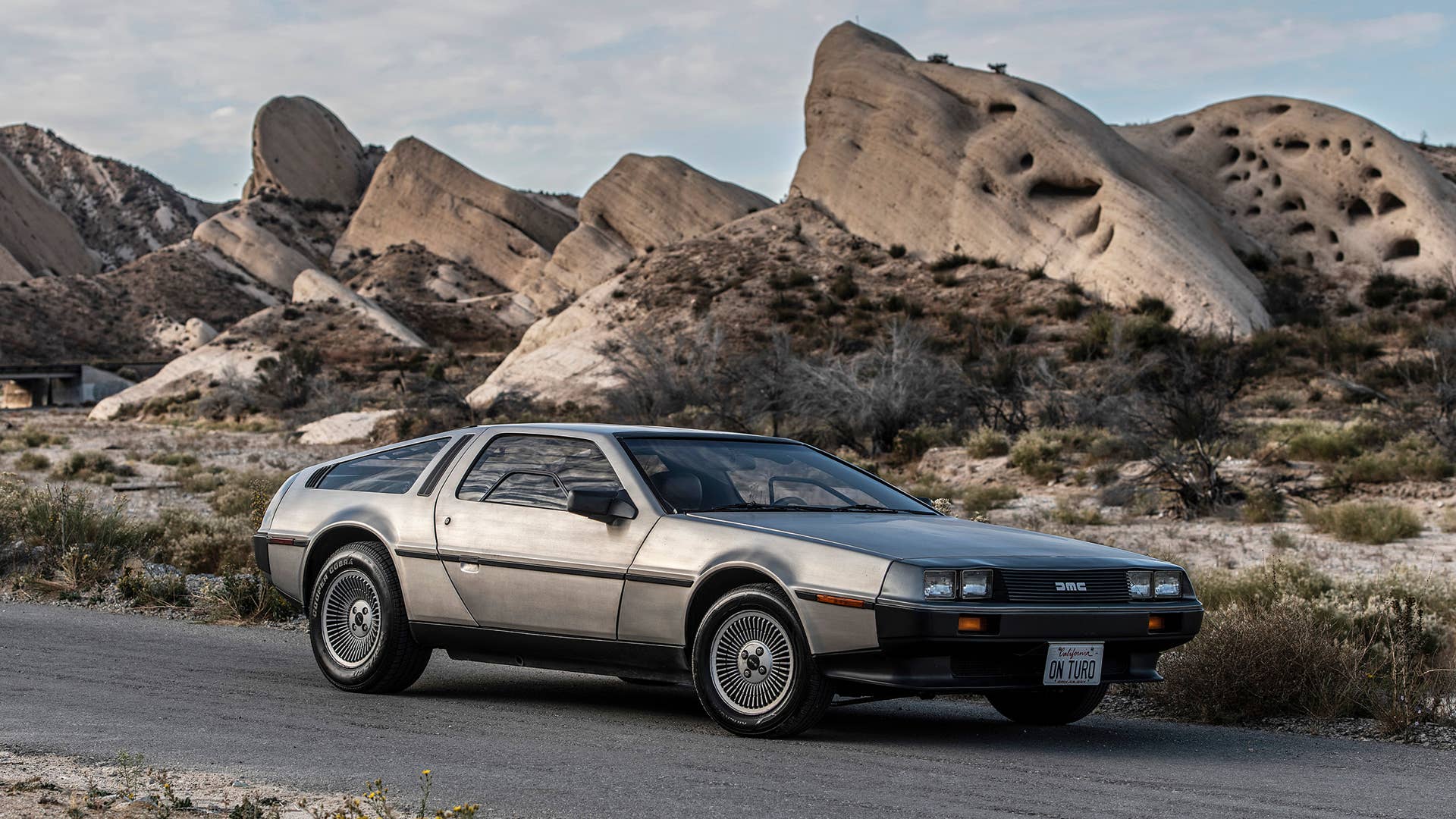 1981 DeLorean DMC-12 Retro Review: We drive it 42 years in the future ...
