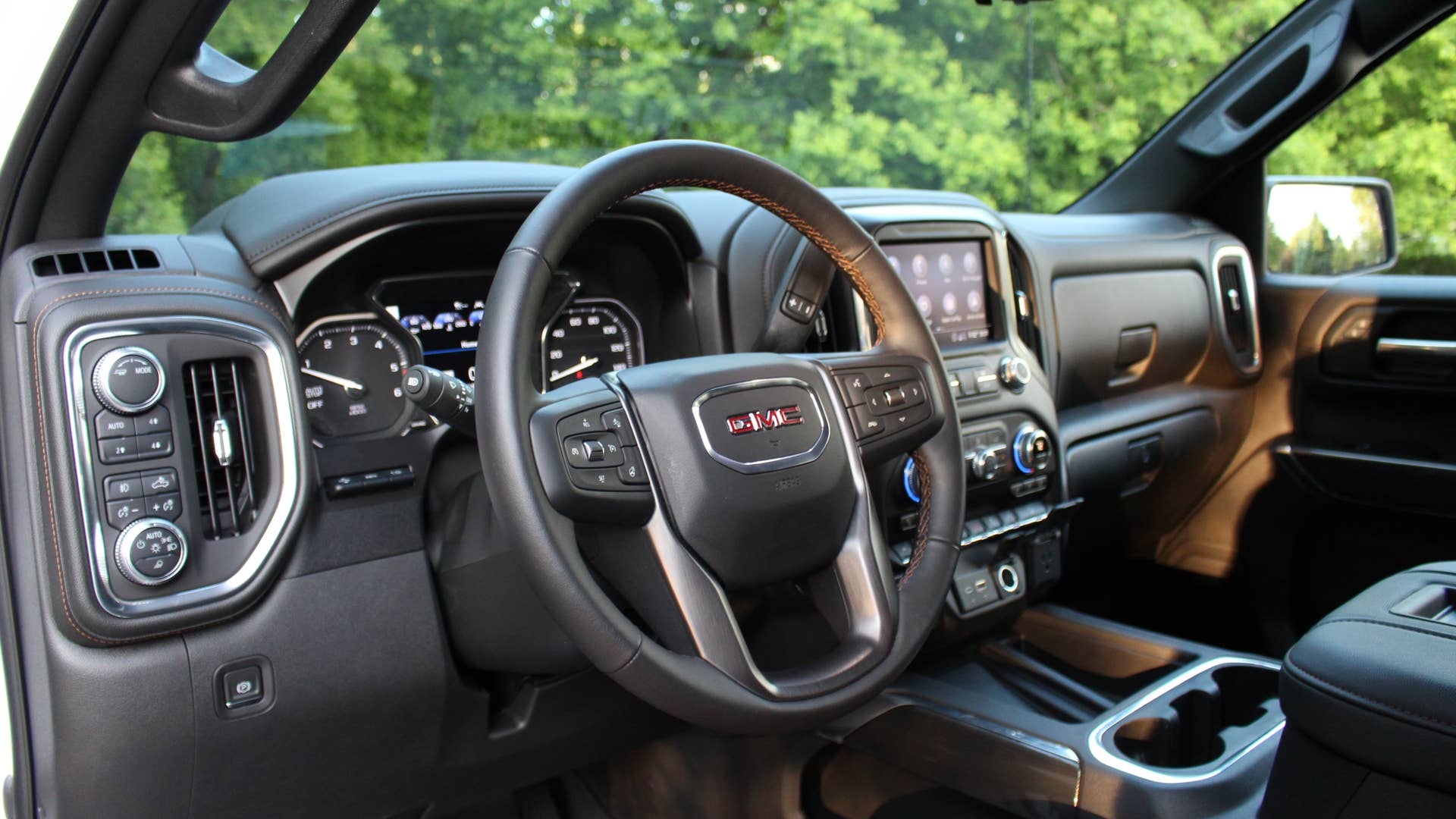 2020 GMC Sierra 1500 Interior Driveway Test | Still lagging behind ...