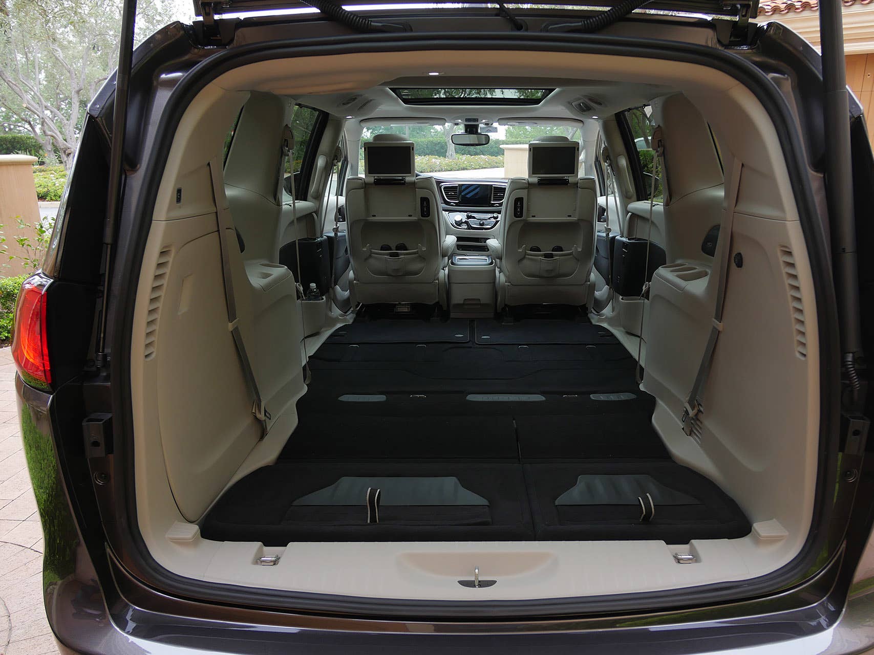 Chrysler Town And Country 2024 Seating