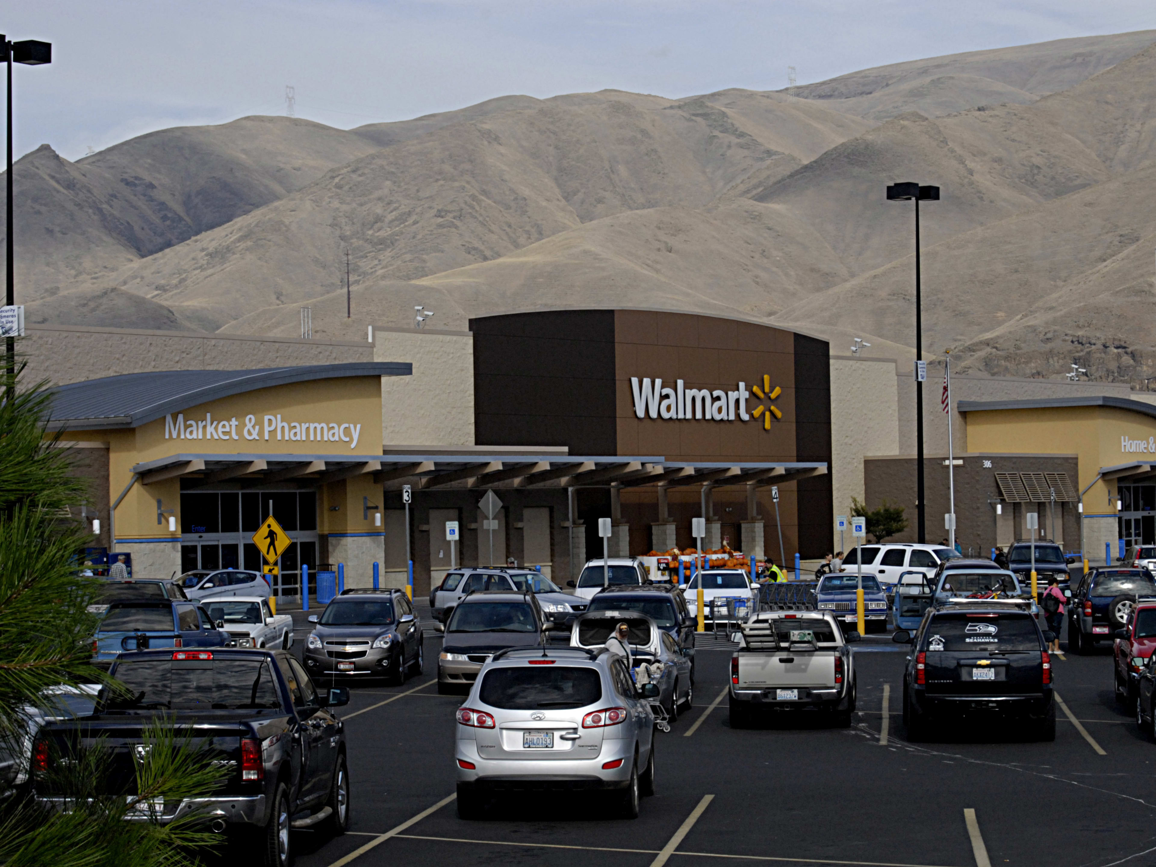 Walmart is selling an ‘exceptional’ car ramp set for only $192