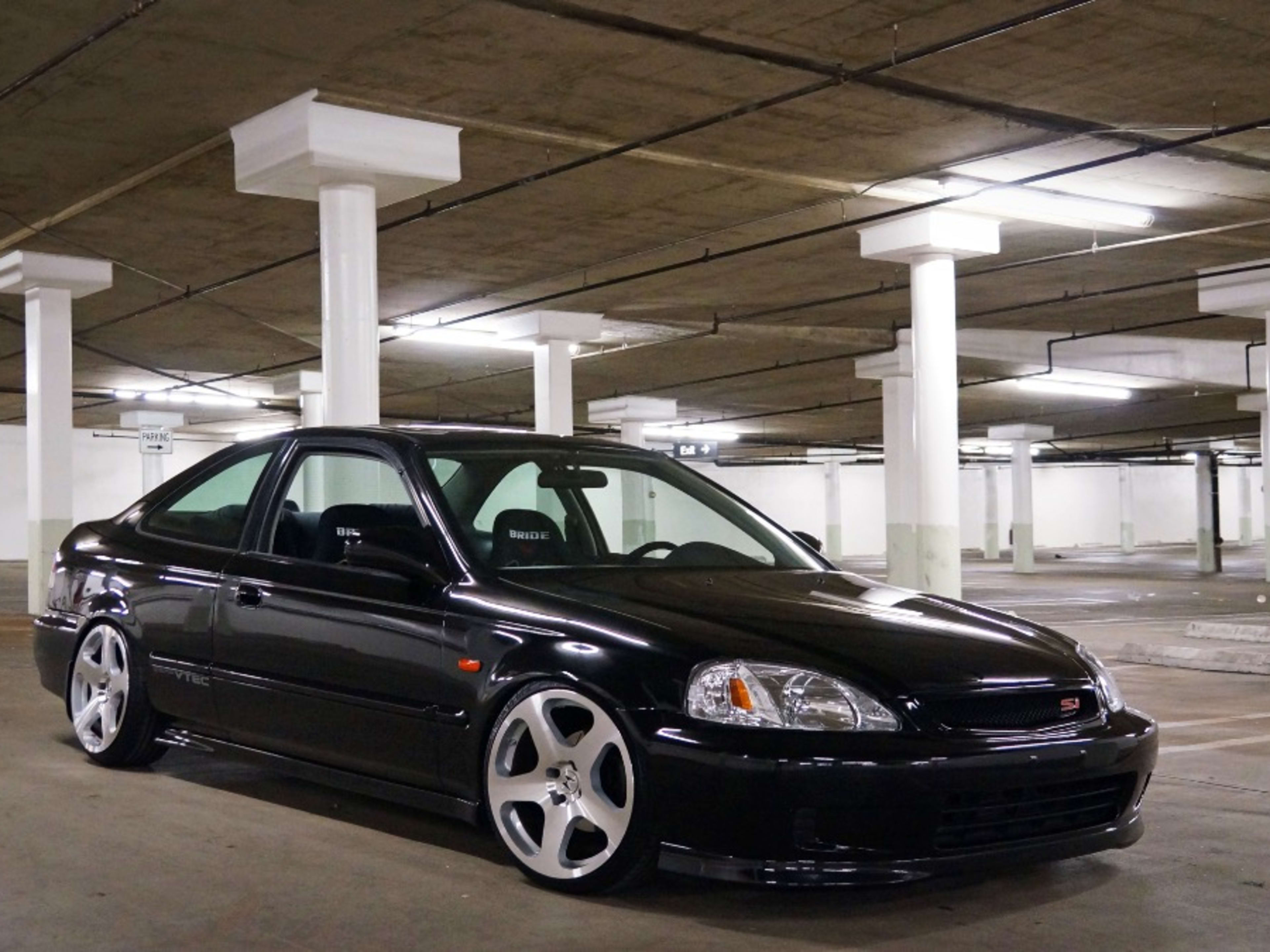 Piloting the star-crossed, modified Civic Si one LA night