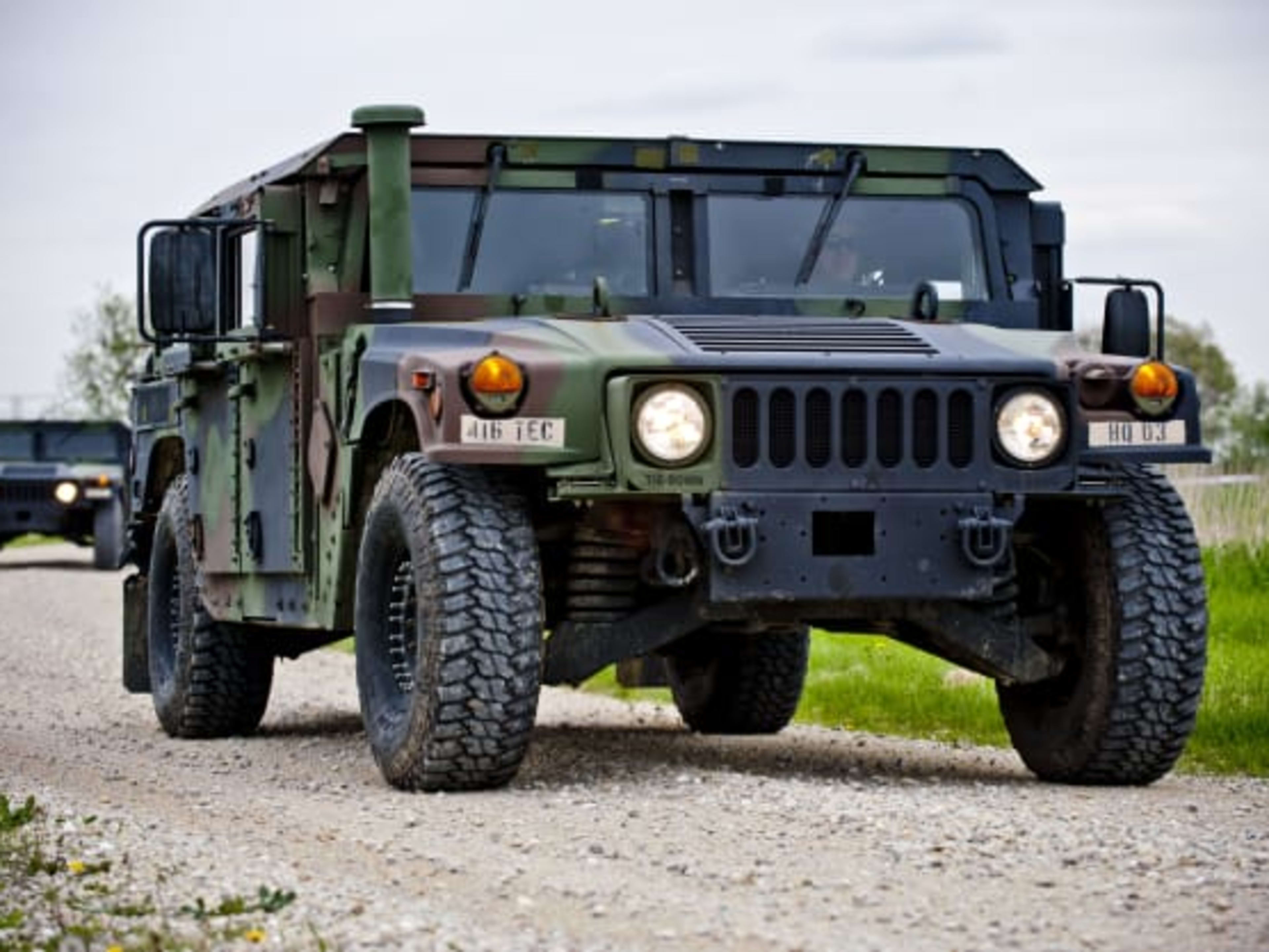 Army's first surplus Humvee auction brings in $744,000 - Autoblog