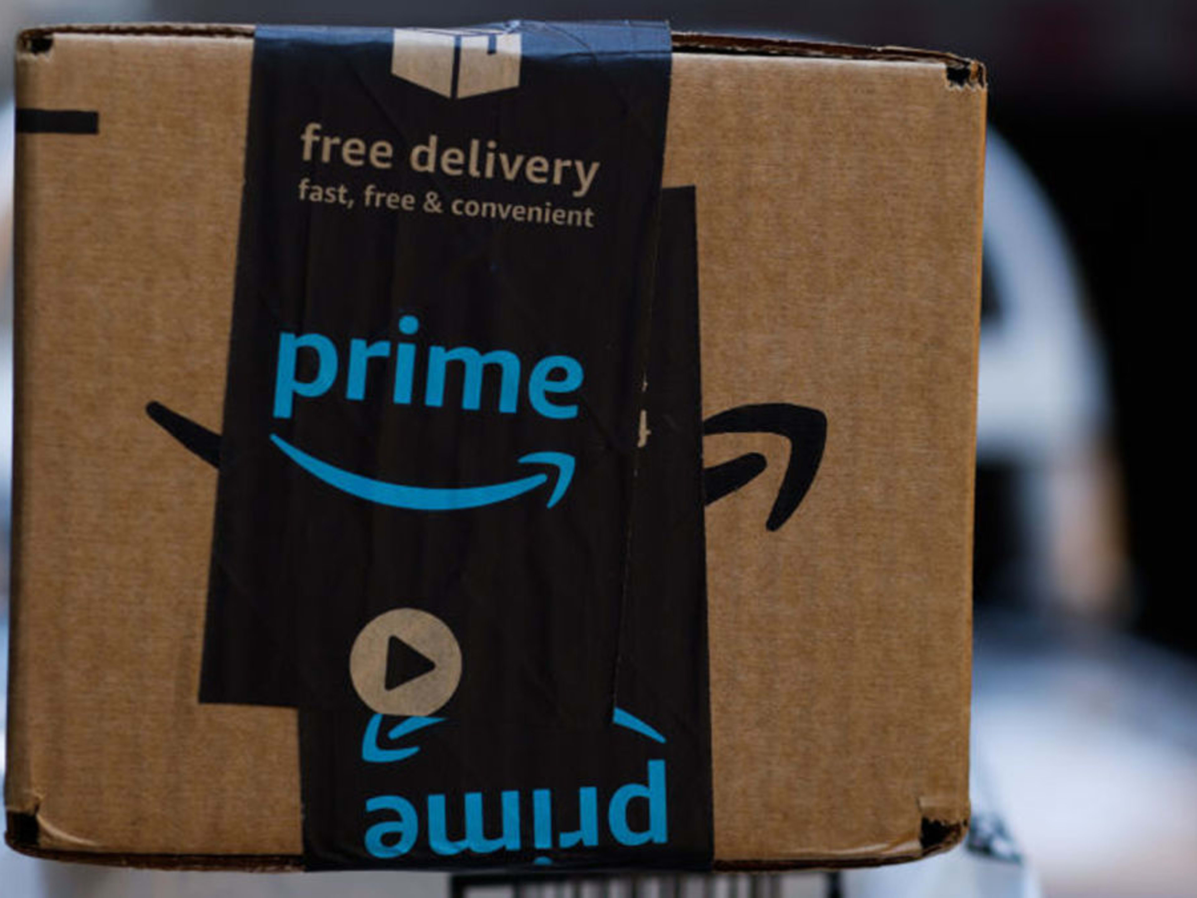 The Gxorul Magnetic Portable Charger is currently 86% off - Autoblog