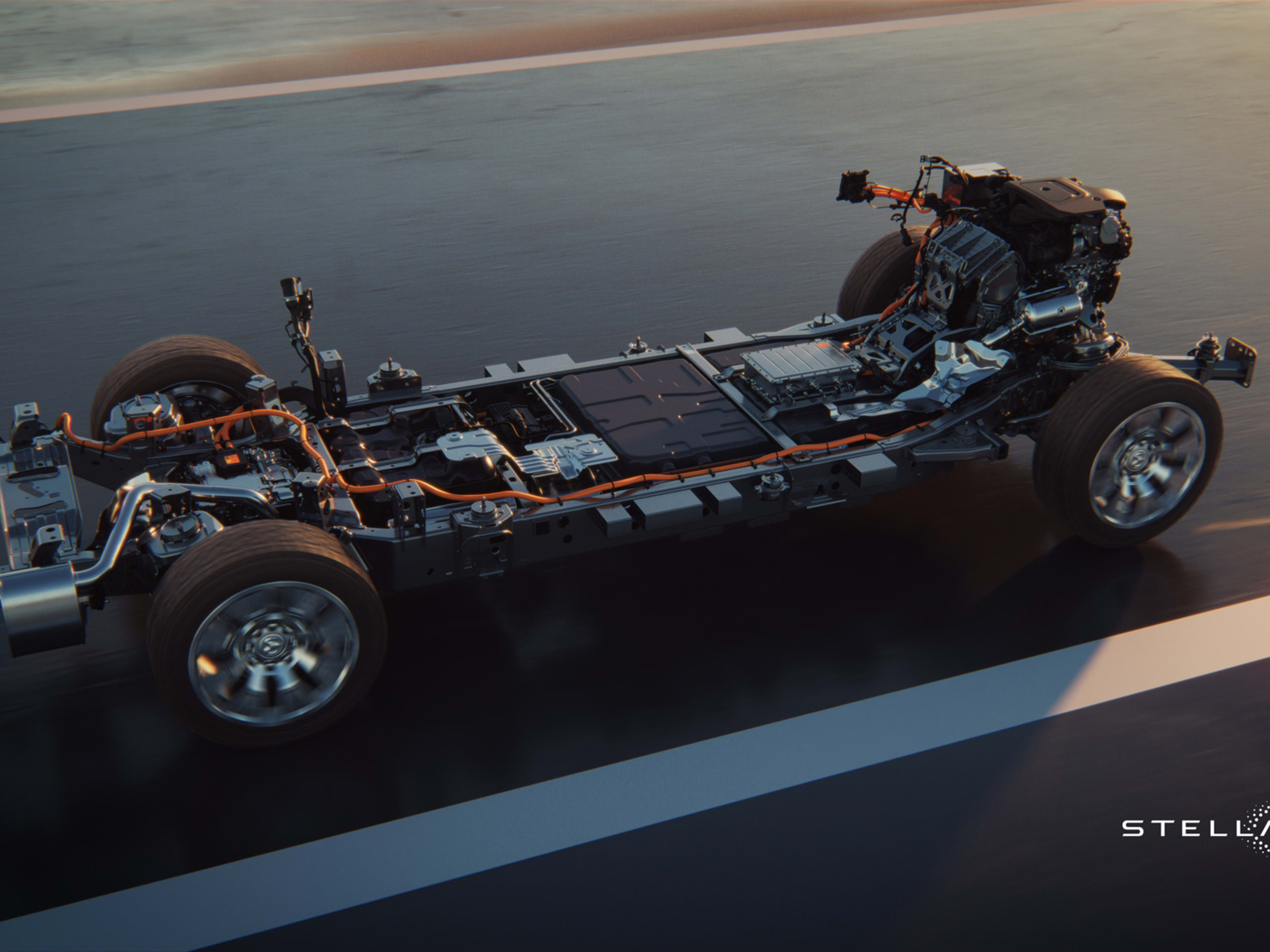 A new, modular frame from Stellantis keeps the road open for ICE ...