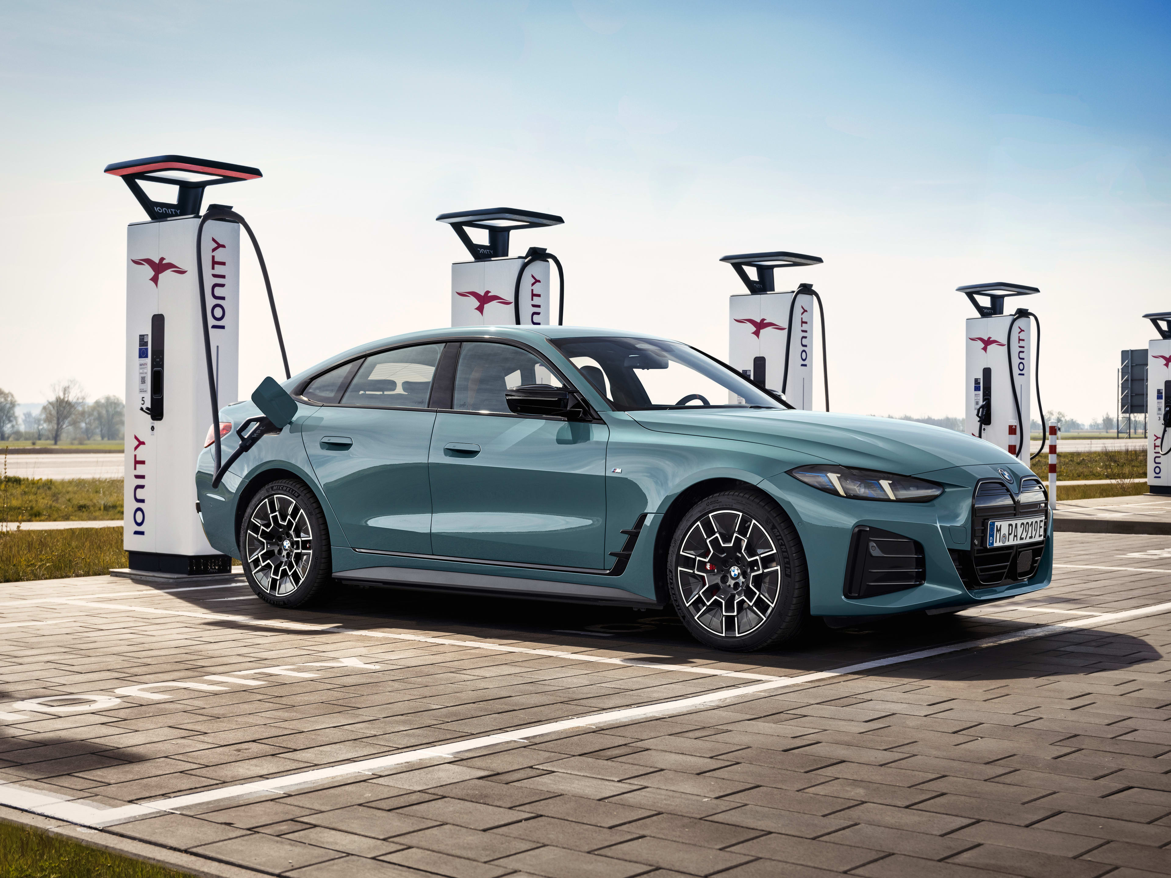 I Took the 2025 Ford Ranger Lariat on a Six Hour Road Trip, Here's How ...