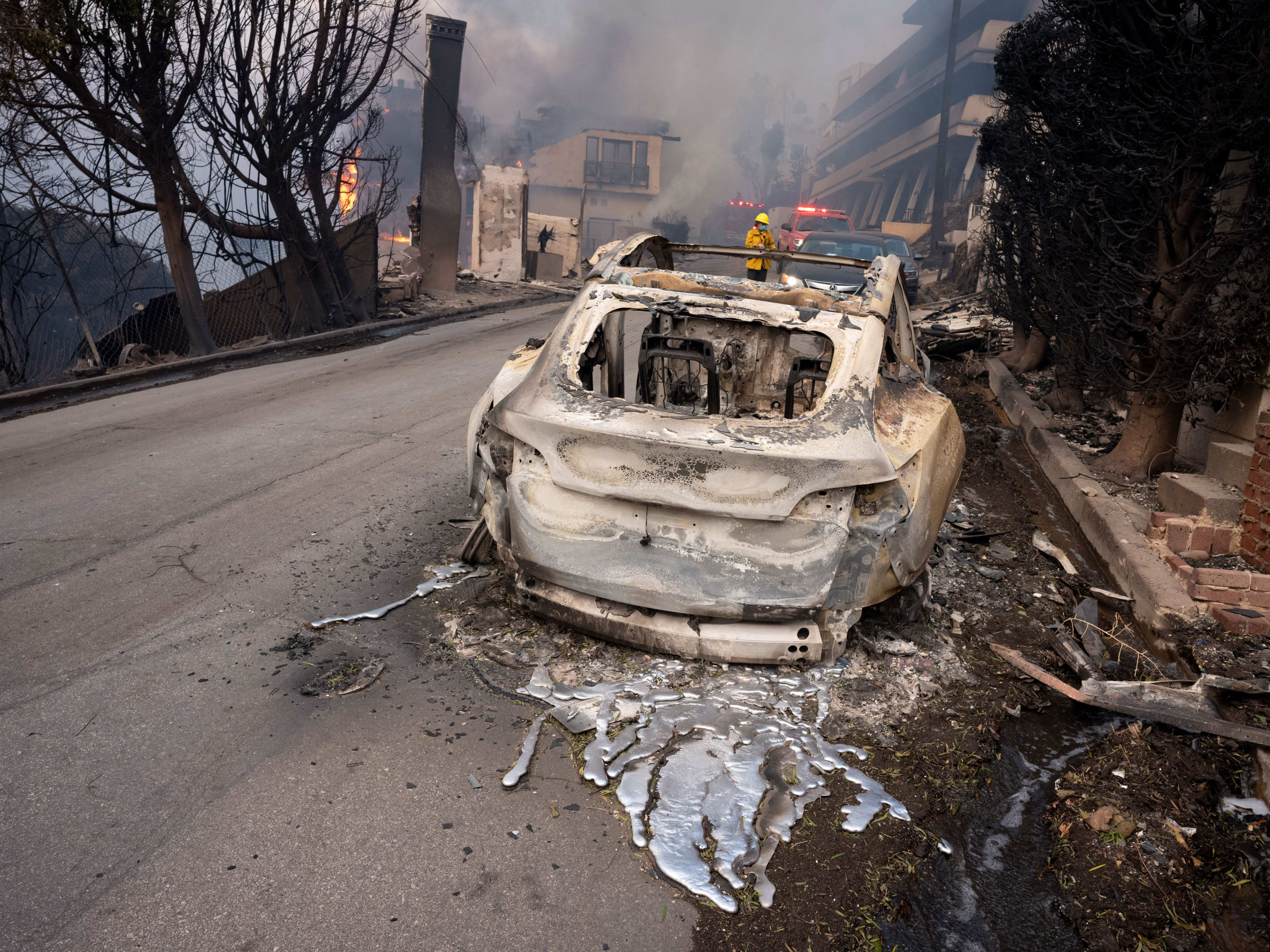 Burning Teslas in LA add toxic barriers to wildfire cleanup - Autoblog