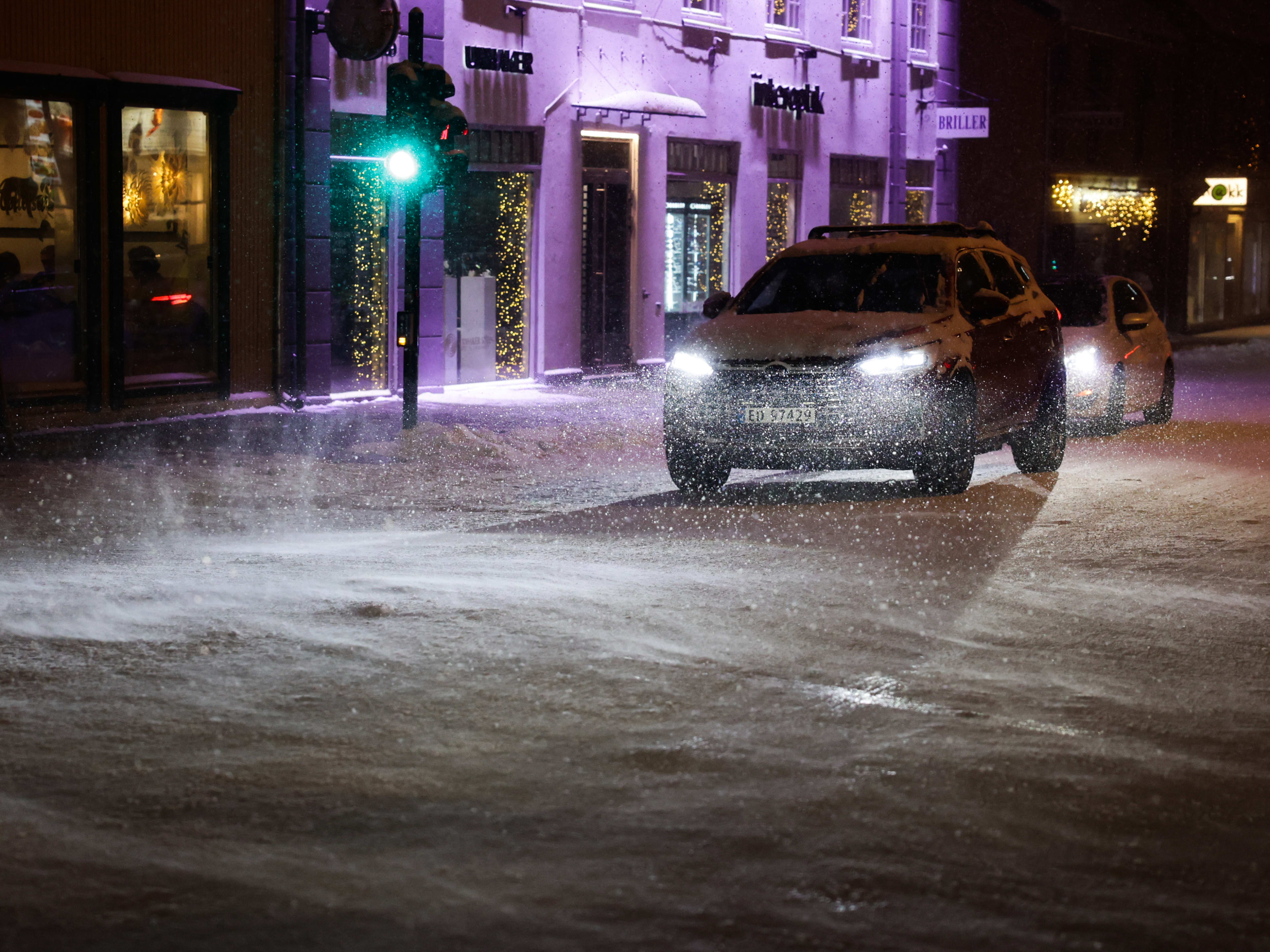 The 10 most dangerous cars for winter driving: #1 might surprise you ...