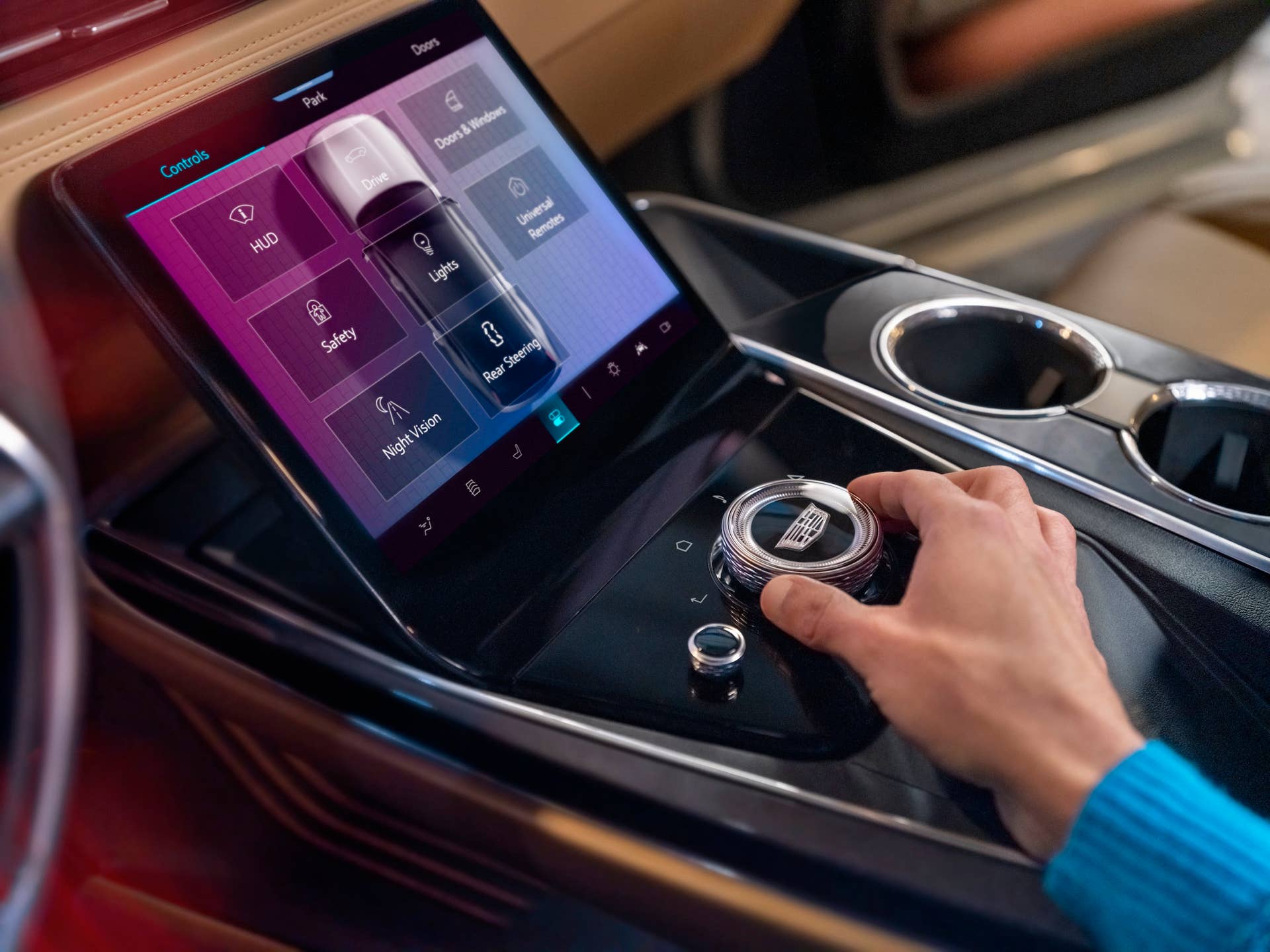 2025 Cadillac Escalade IQ pushes technology to new heights - Autoblog