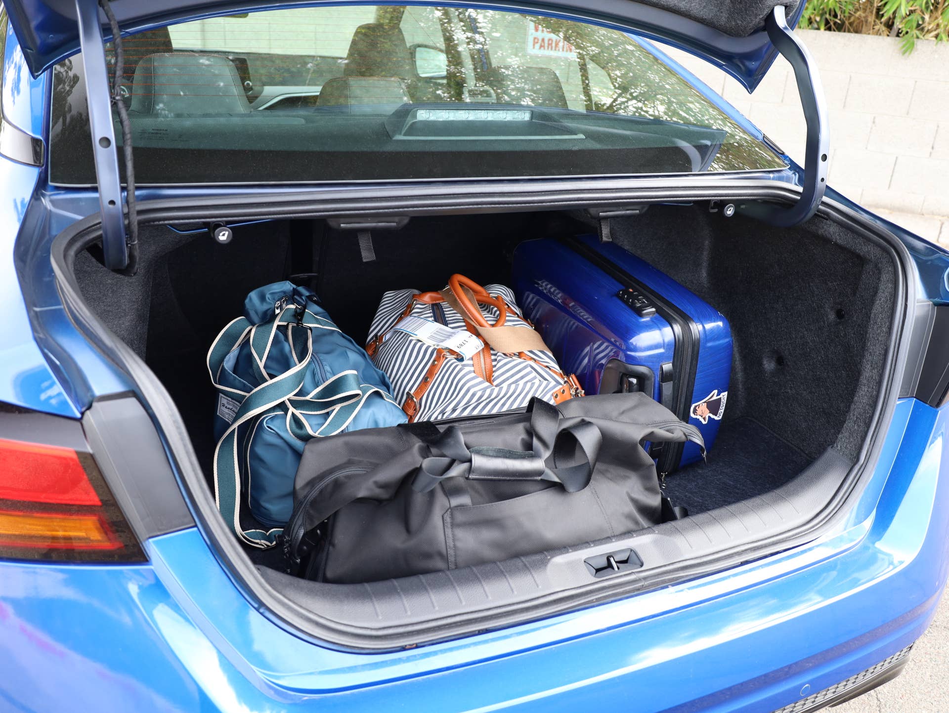 2025 Nissan Altima luggage test: average, or something more? - Autoblog