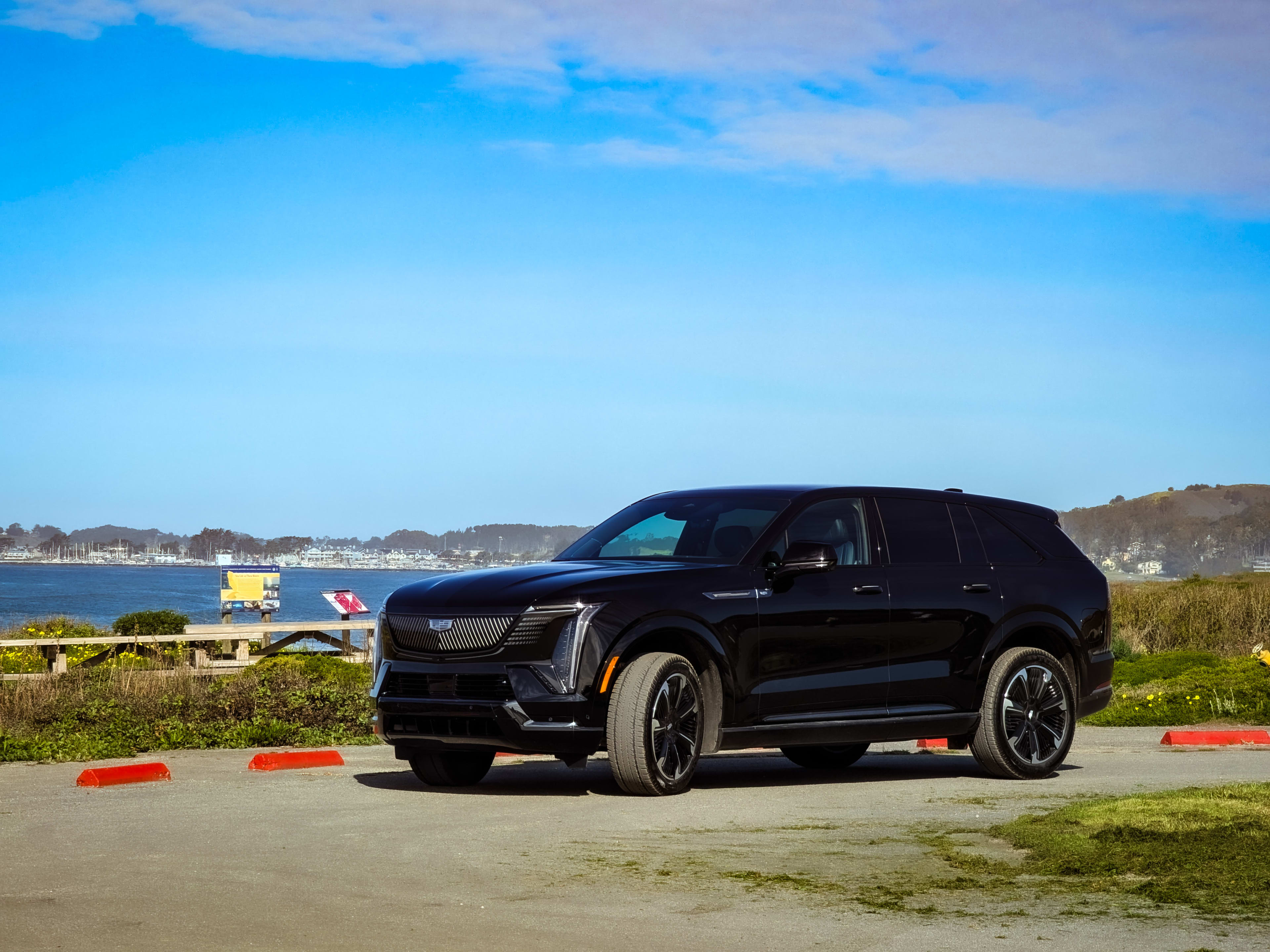 2025 Cadillac Escalade IQ: The Stunning Electric Return of the Ultimate ...