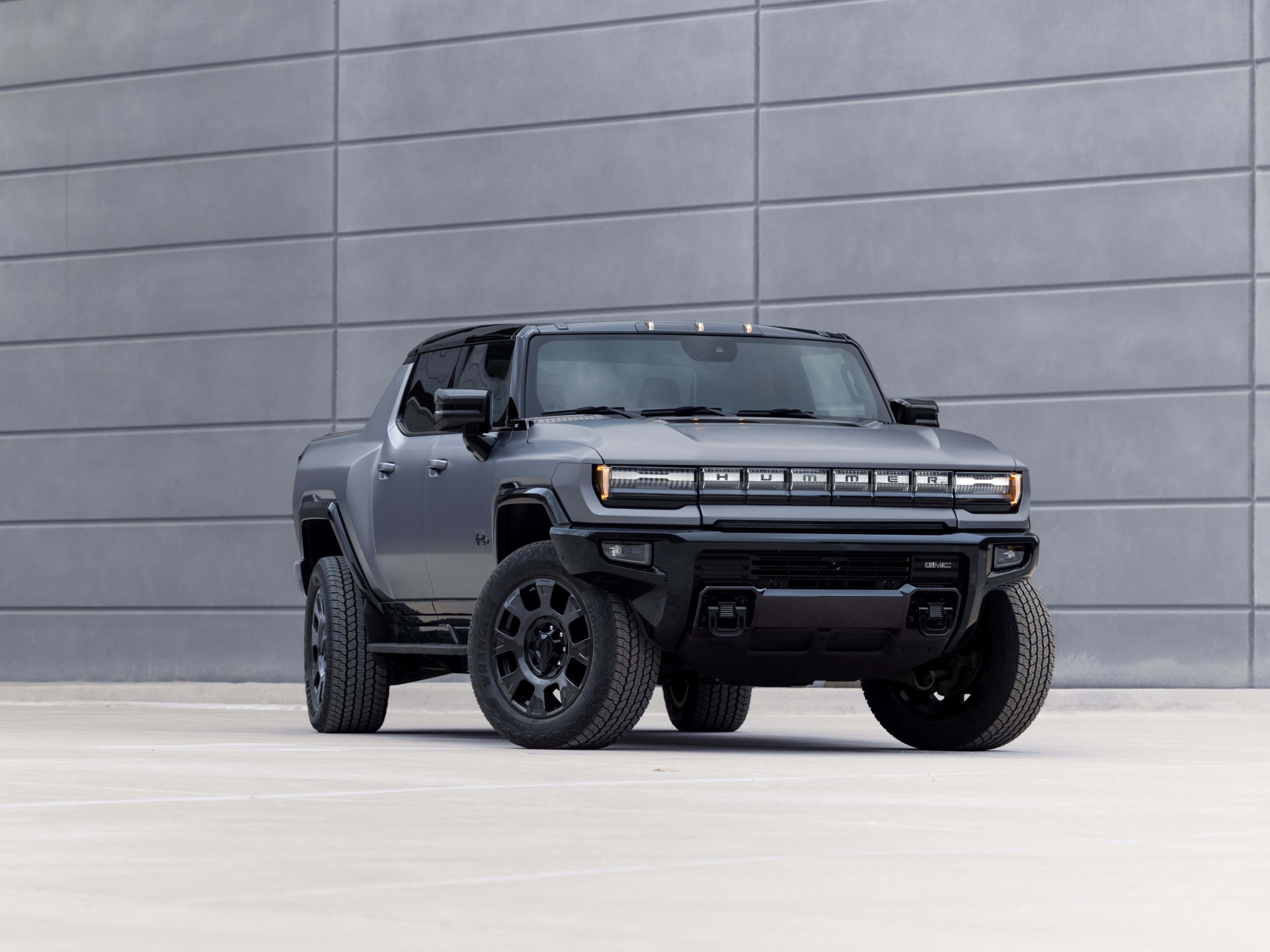 GM Adds Power, Tech, and Special Editions to the 2026 Hummer EV - Autoblog