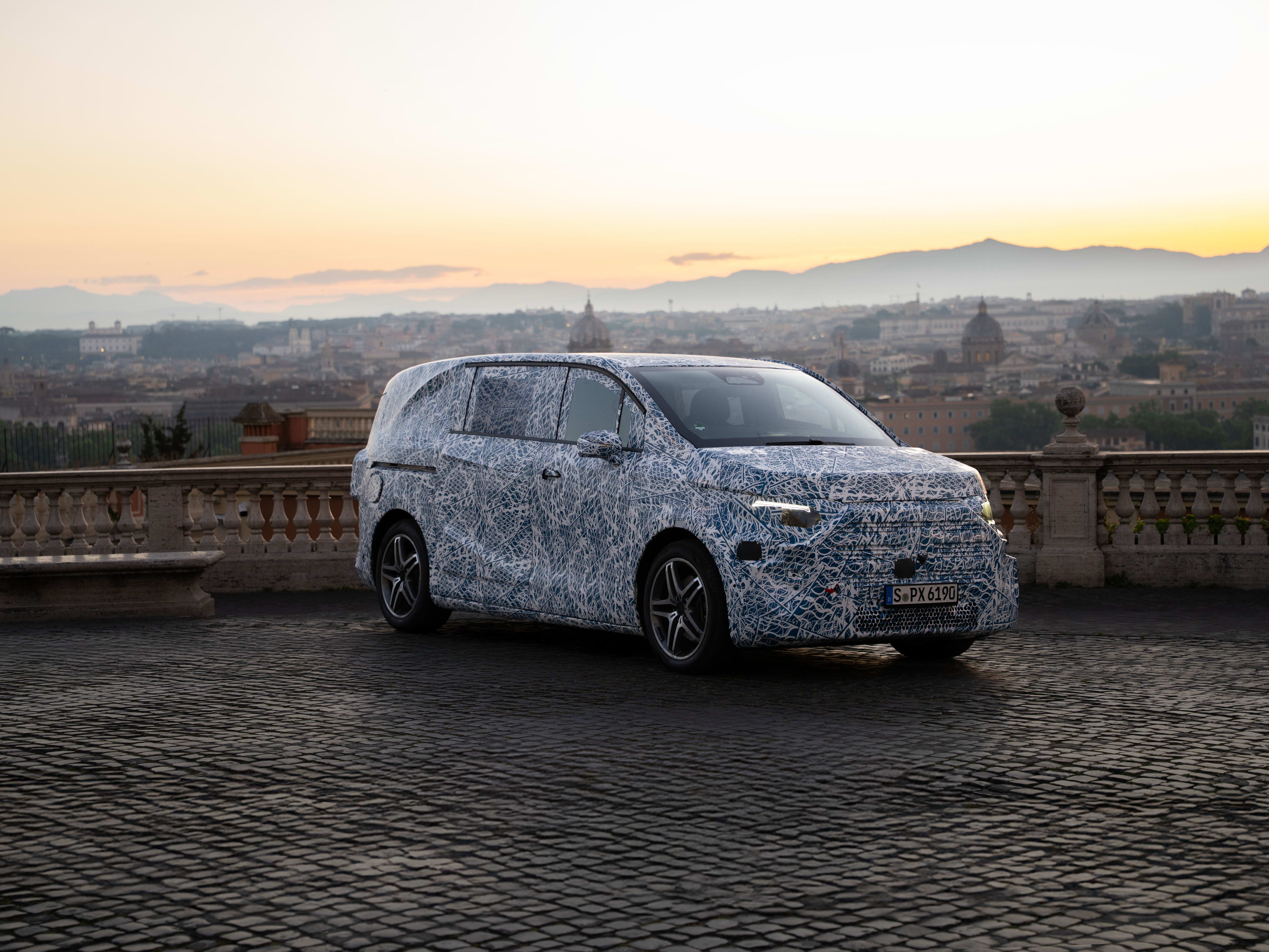 Mercedes Teases Upscale VLE Van For America - Autoblog