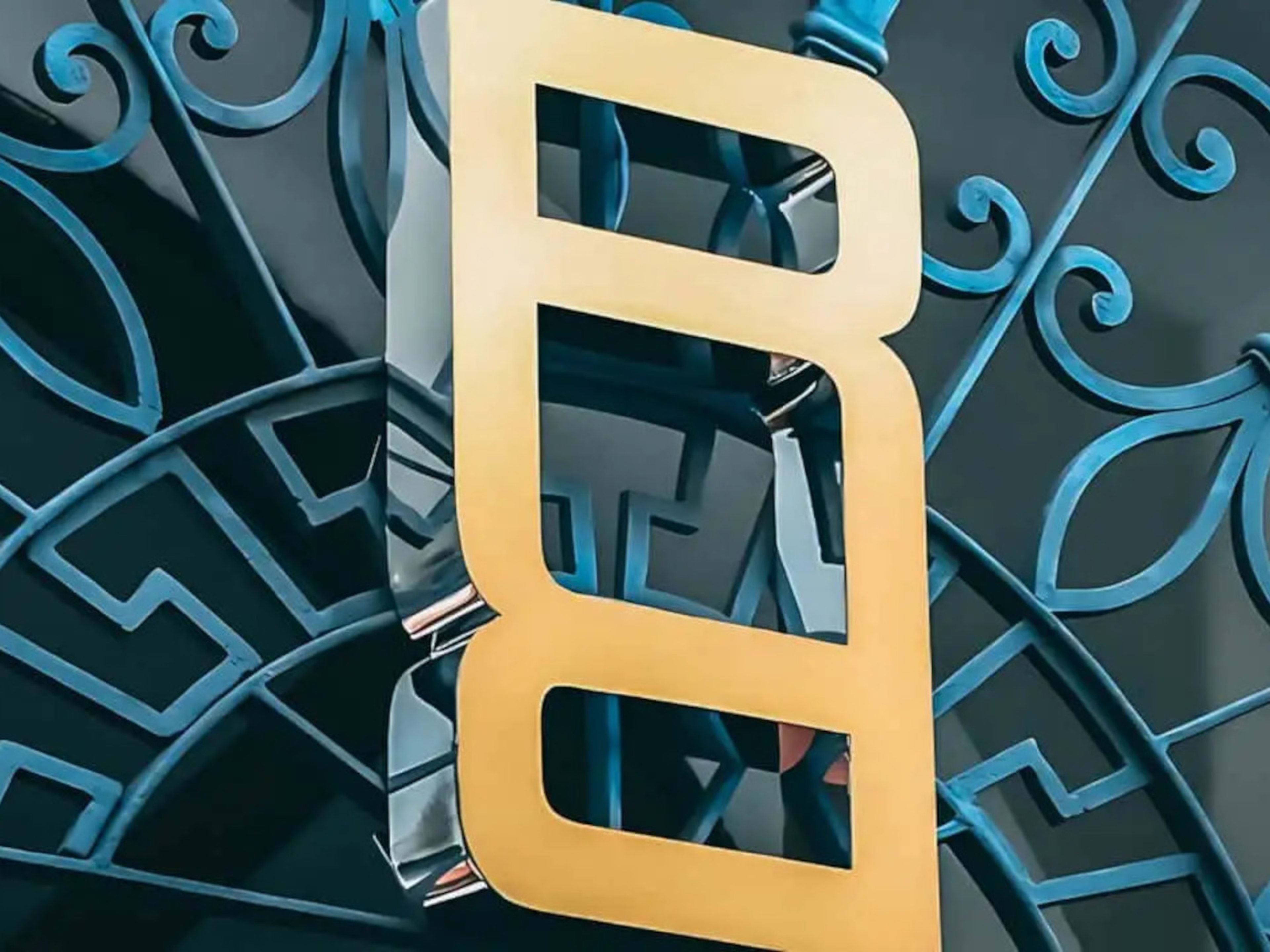 Range Rover's New Logo Wants To Be The Next Louis Vuitton Motif - Autoblog