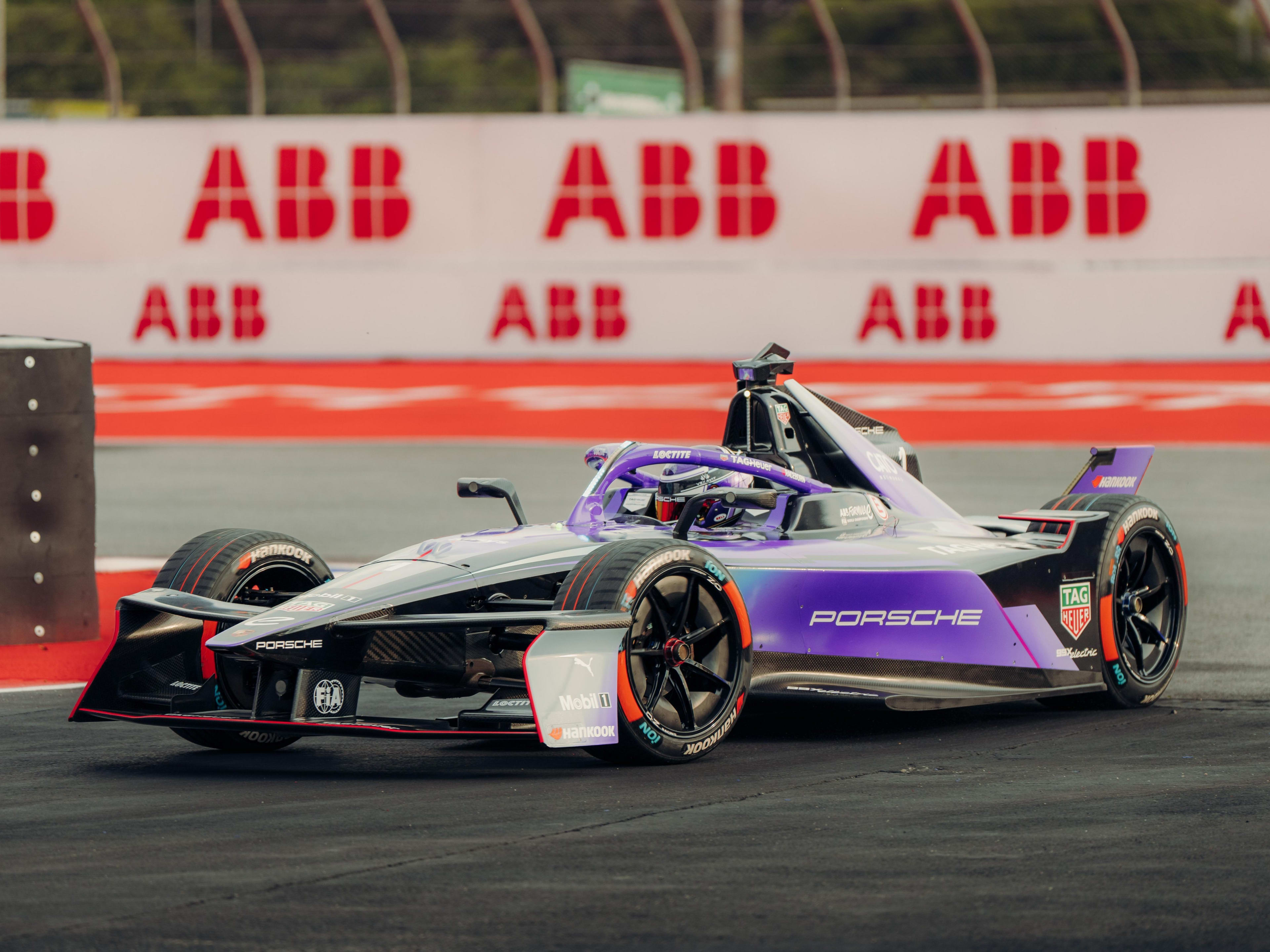 2025 Chevrolet Equinox vs Volkswagen Tiguan: New Generations Collide ...