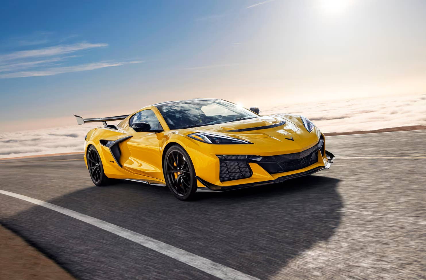 Watch the Corvette ZR1 Beat the Mustang GTD and Porsche 911 GT3 RS at ...