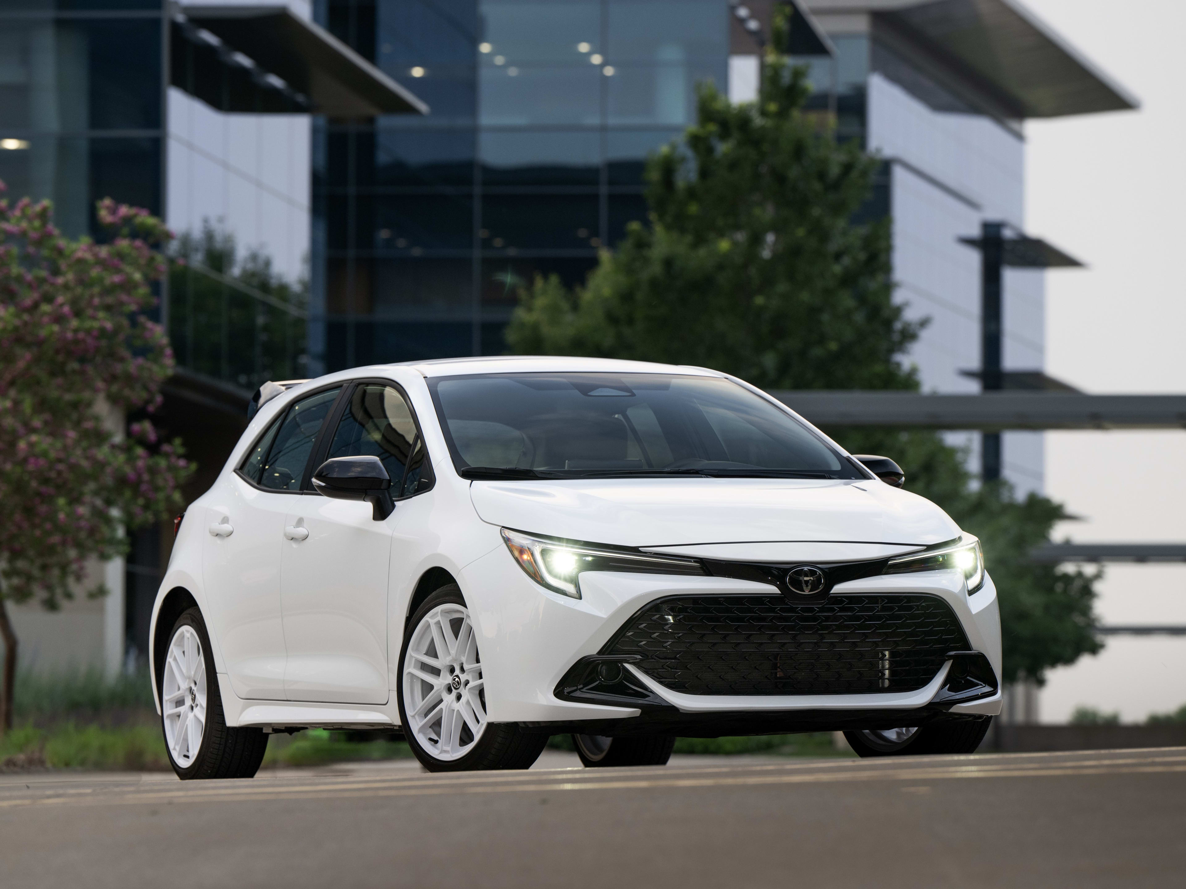 The Next-Gen Cadillac XT5 is Coming to America After All - Autoblog