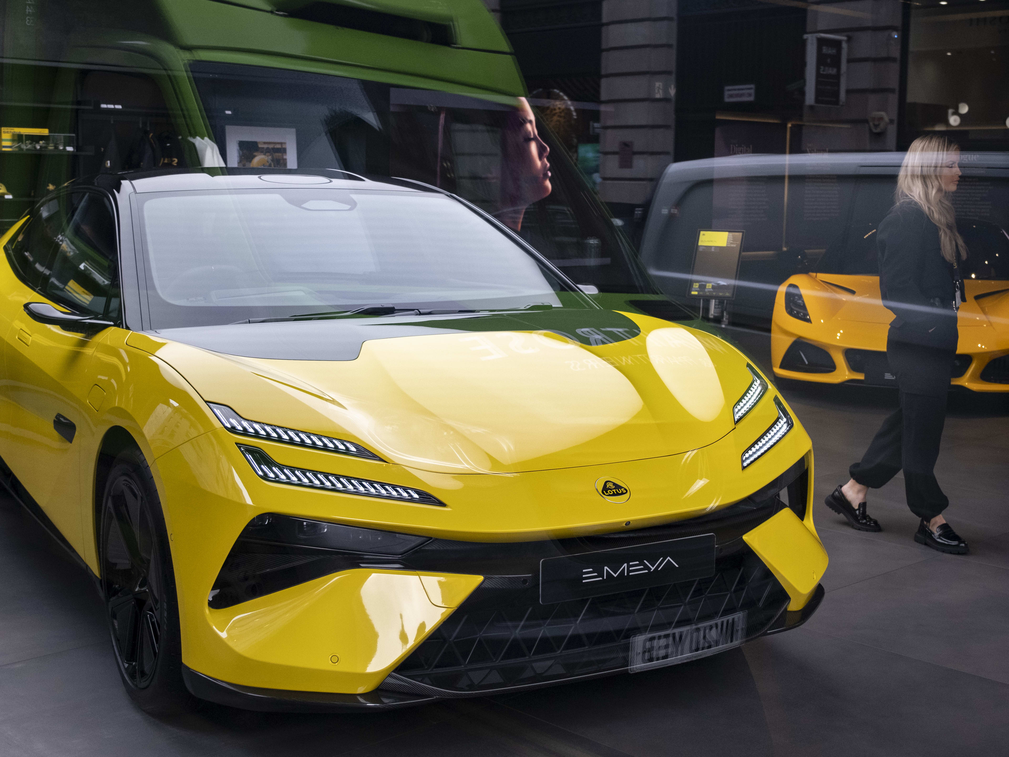 Lotus to Cut 550 Jobs at UK Headquarters Amid Tariff Trouble - Autoblog