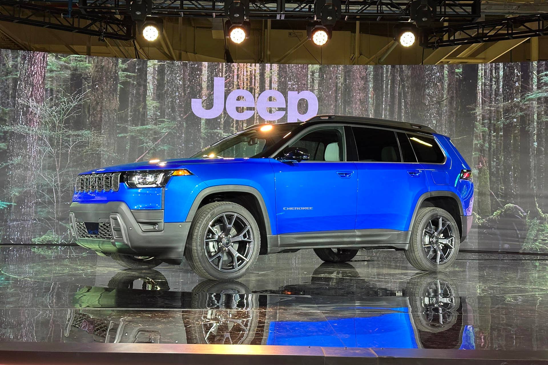 2026 Jeep Cherokee Debuts With First Hybrid and More Space - Autoblog