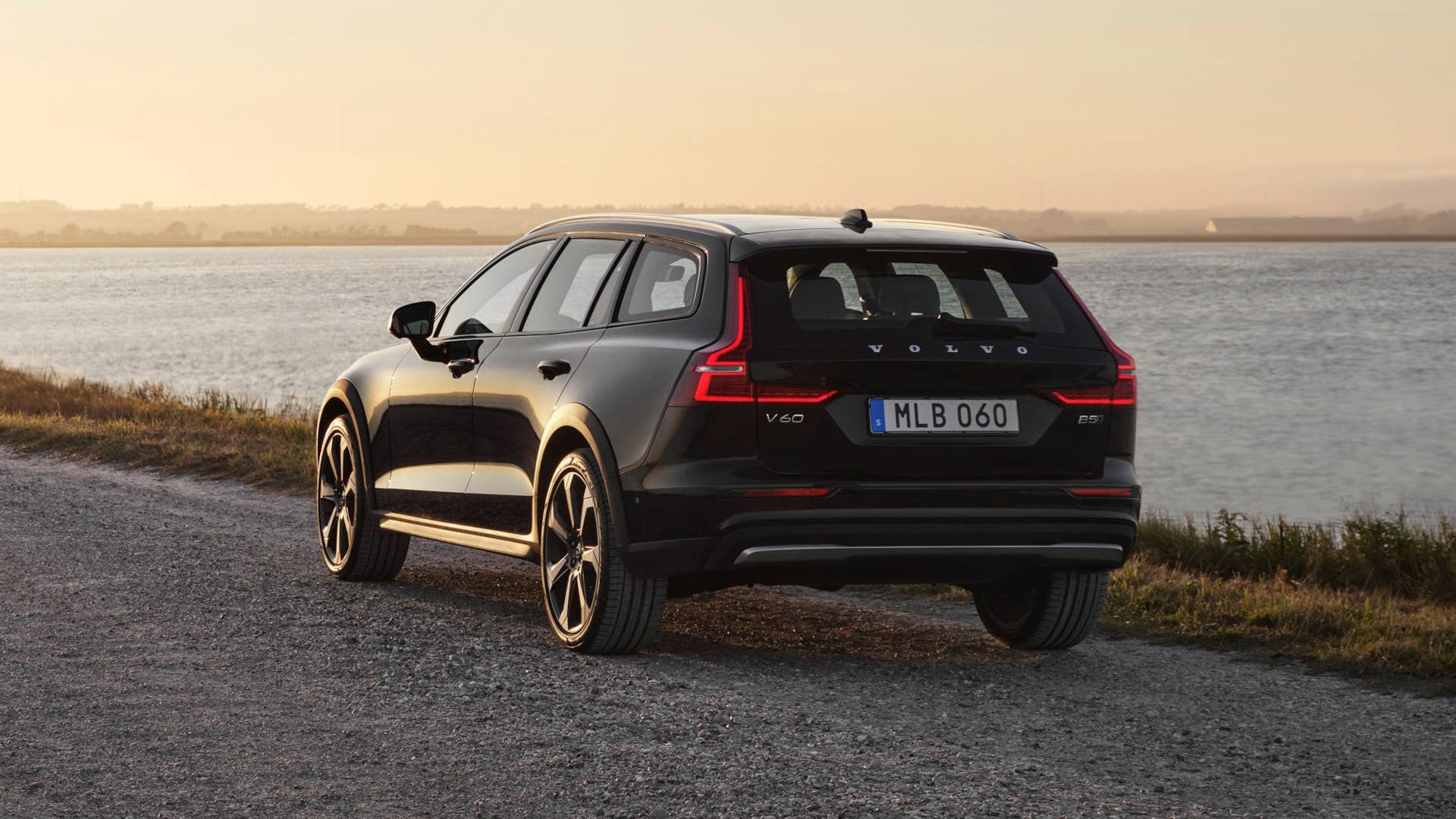 It's Cheaper to Lease the Volvo XC40 Than All Its German Rivals this ...
